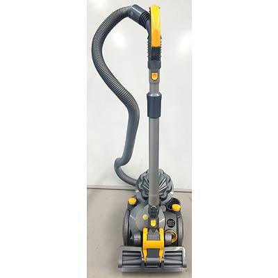 Dyson DC08 Vacuum Cleaner - Lot 855272 | ALLBIDS