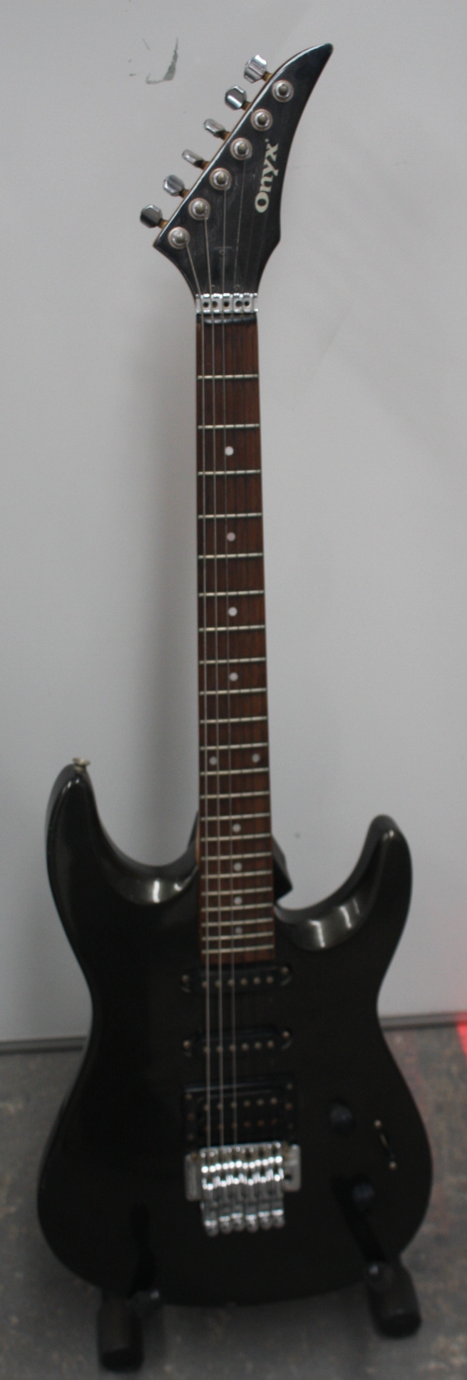 Onyx Custom Craft Electric Guitar - Lot 855163 | ALLBIDS