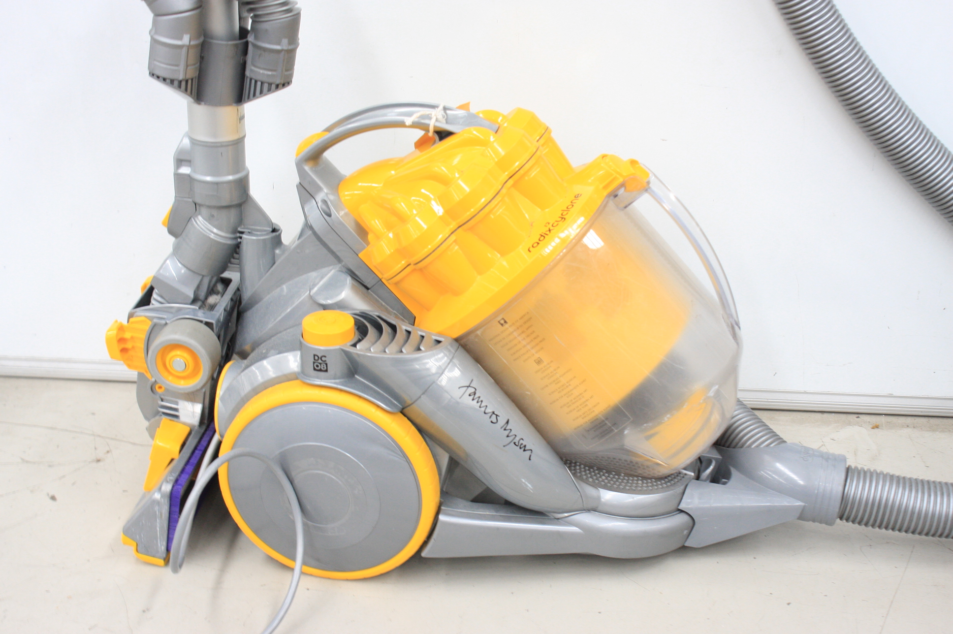 Dyson RadixCyclone 12 Vacuum Cleaner - Lot 866345 | ALLBIDS