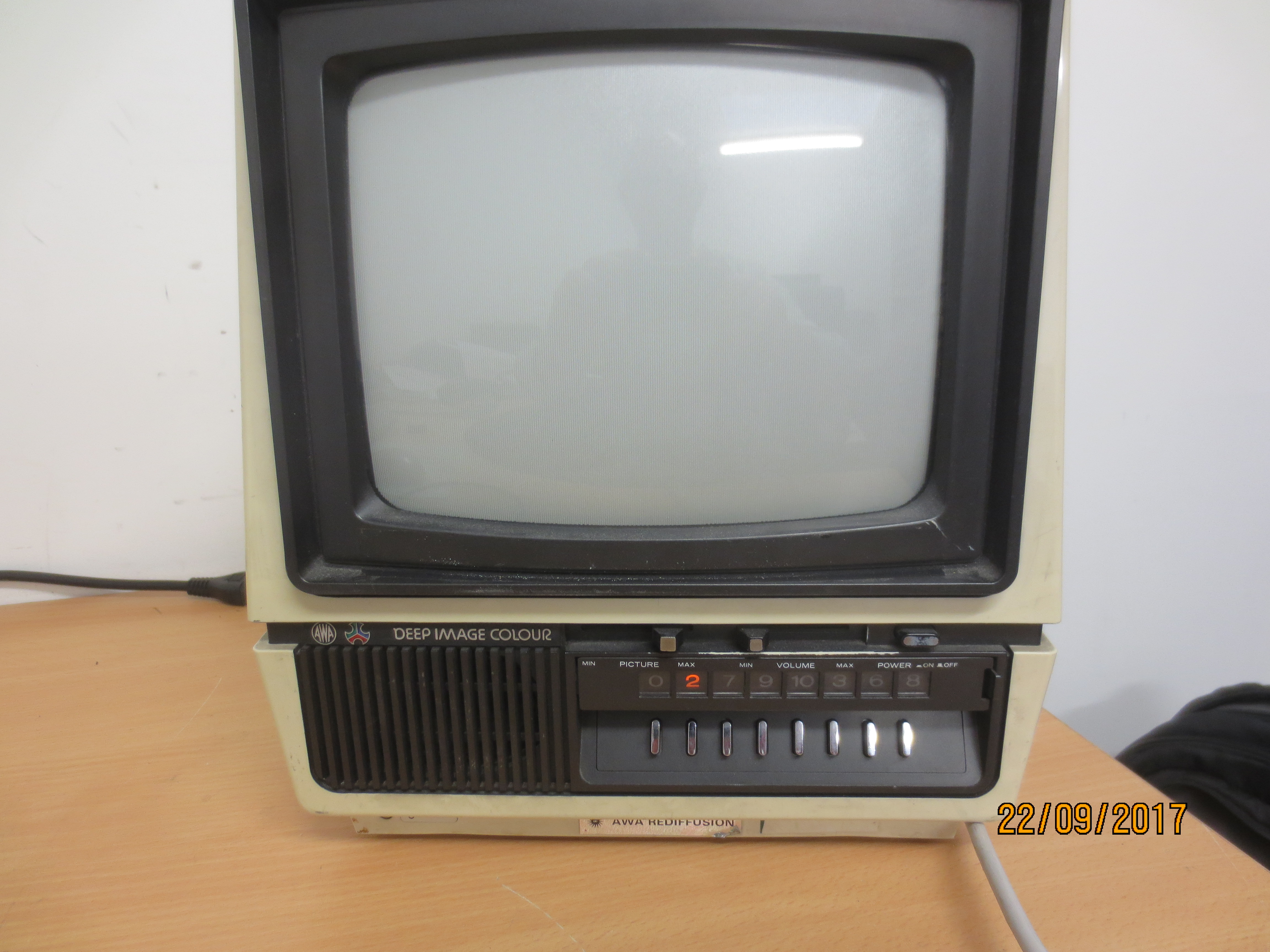 Awa Vintage 10 Inch Deep Image - Lot 877764 | ALLBIDS