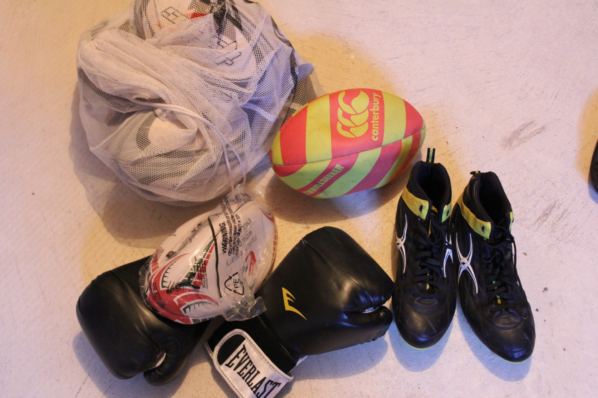 Assorted Sporting Items - Lot 869035 | ALLBIDS