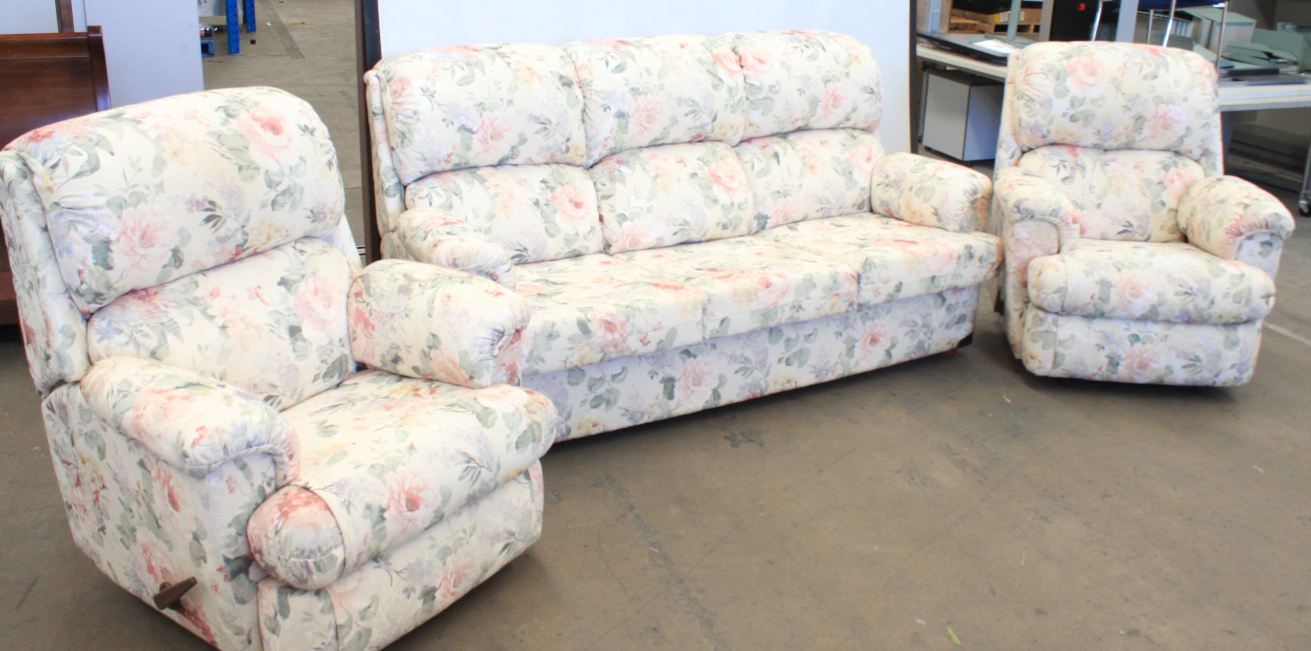 3 Piece Floral Lounge Setting - Lot 871693 | ALLBIDS