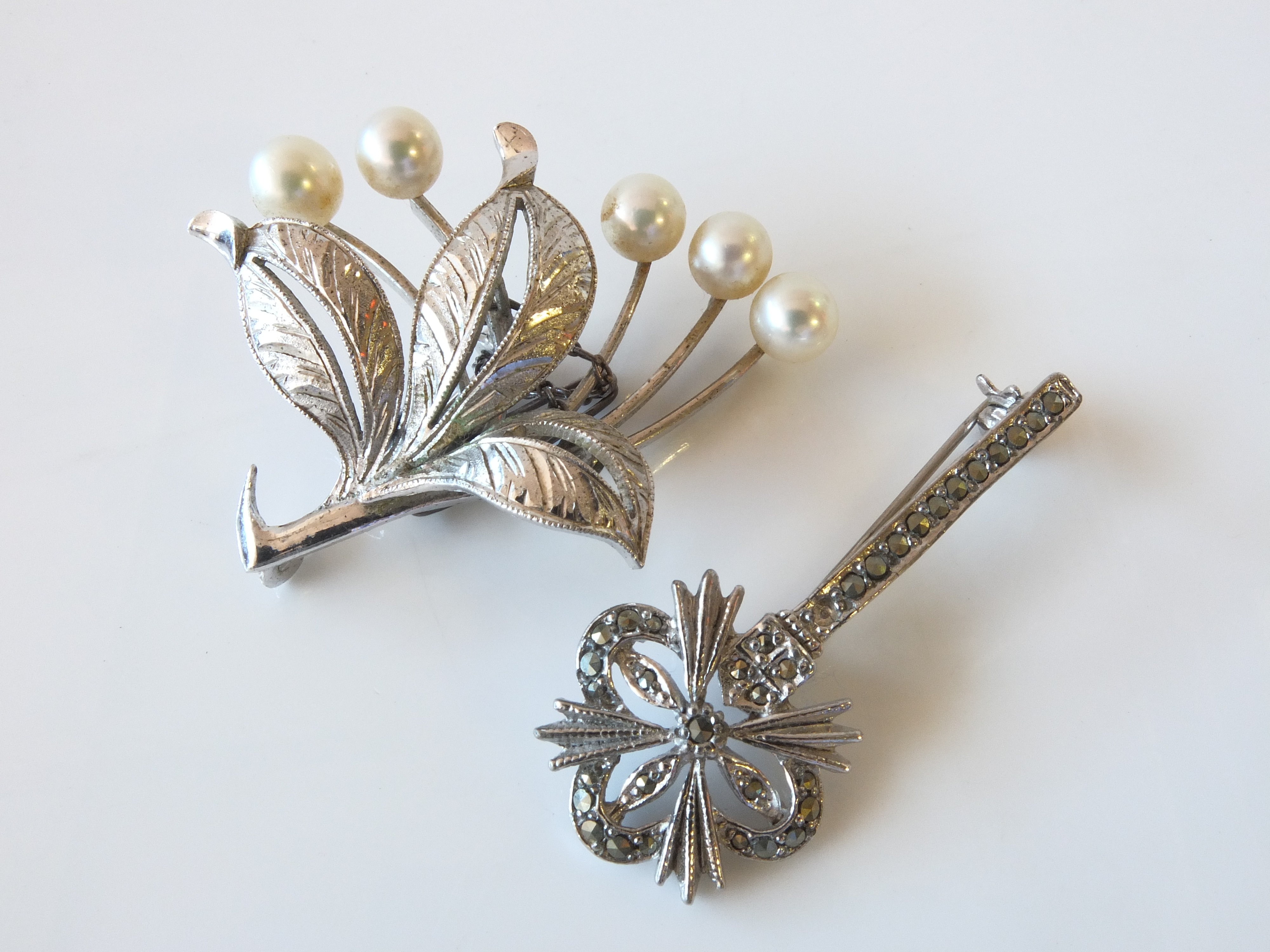 Vintage Style Sterling Silver Brooch - Lot 880237 | ALLBIDS