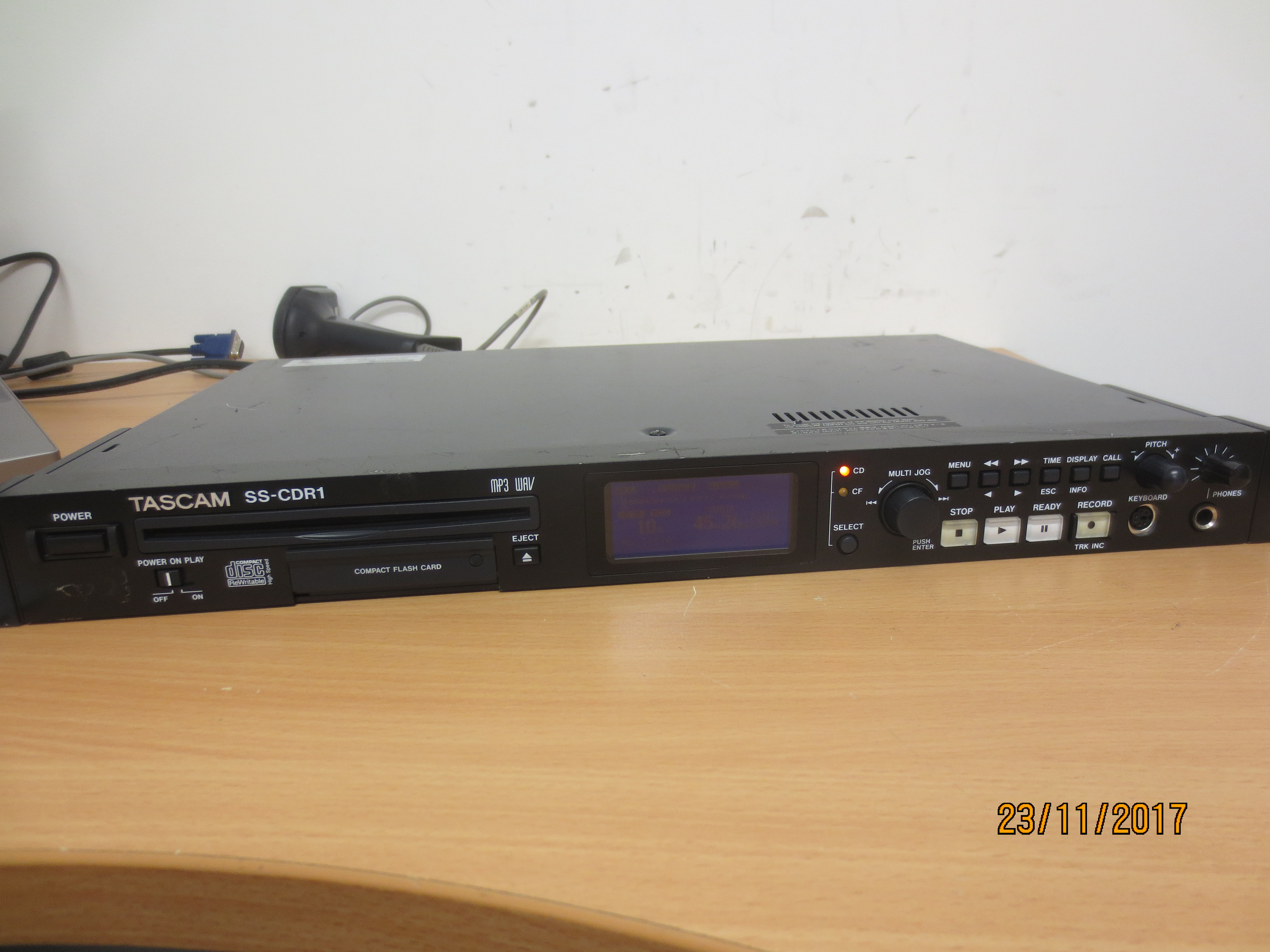 Tascam Cd Compact Flash Recorder - Lot 894180 | ALLBIDS