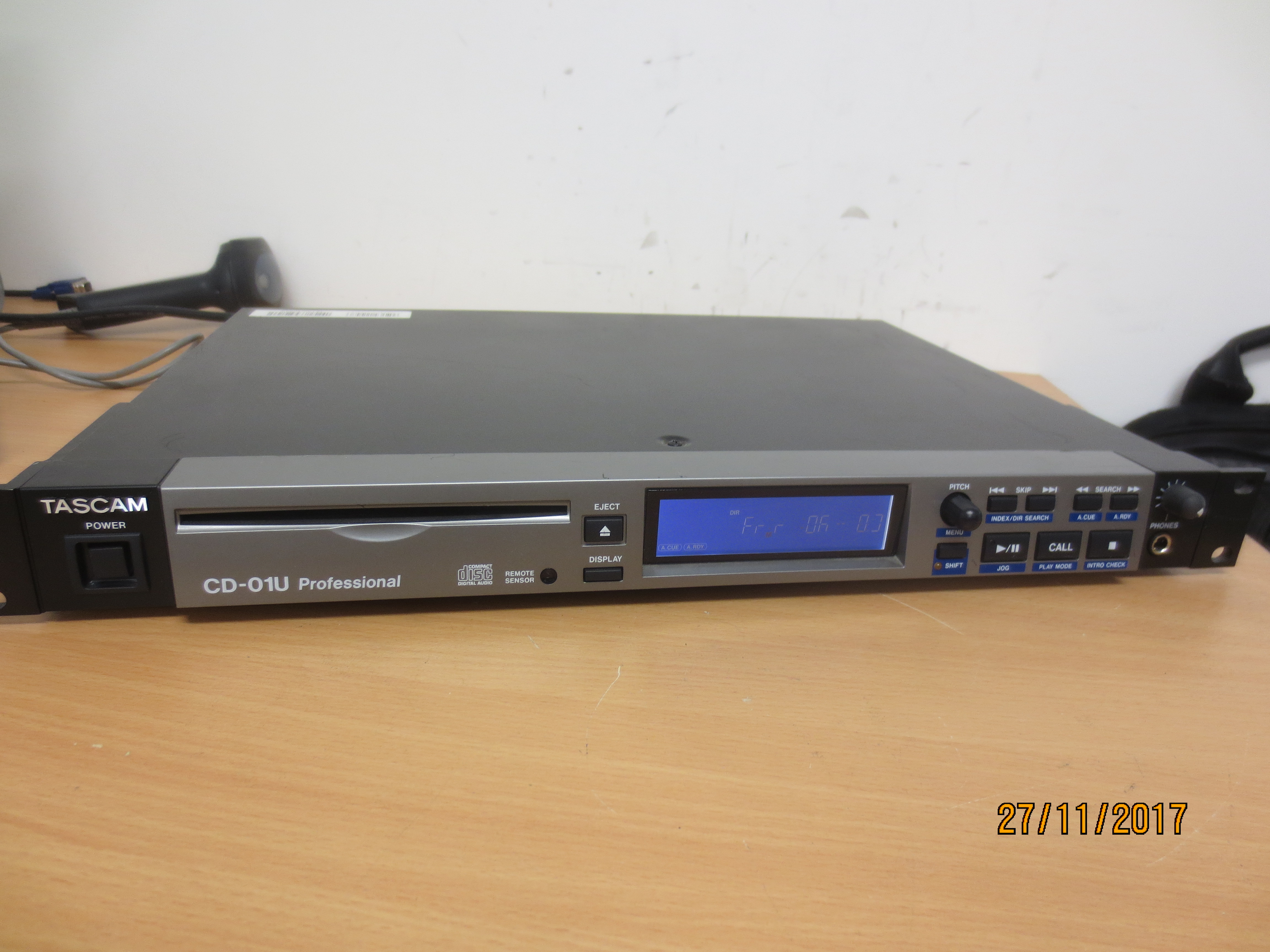 Tascam Cd Player Cd-01U Professional - Lot 894137 | ALLBIDS