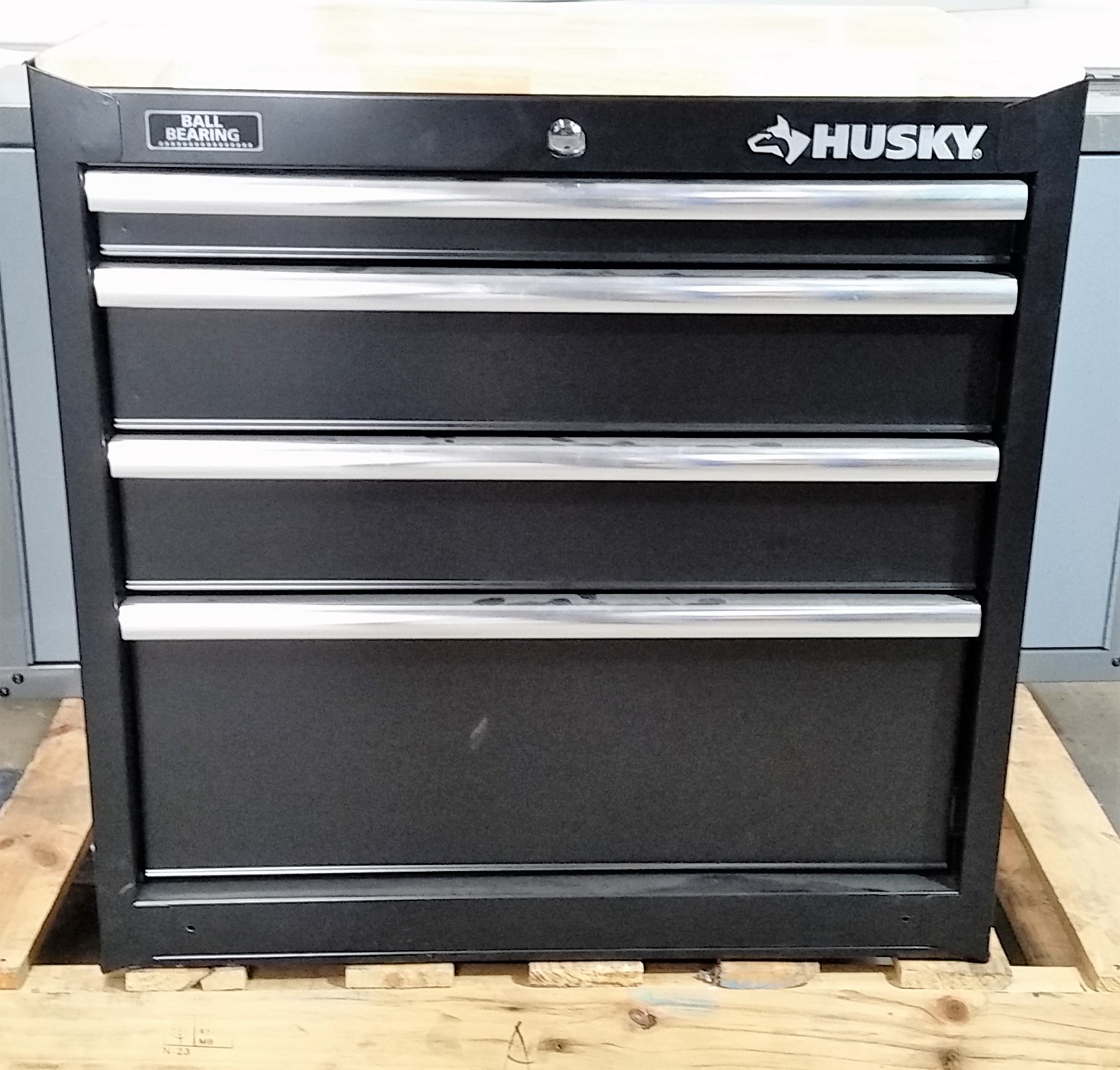 Husky 4-Drawer Work Station Demonstration - Lot 889587 | ALLBIDS