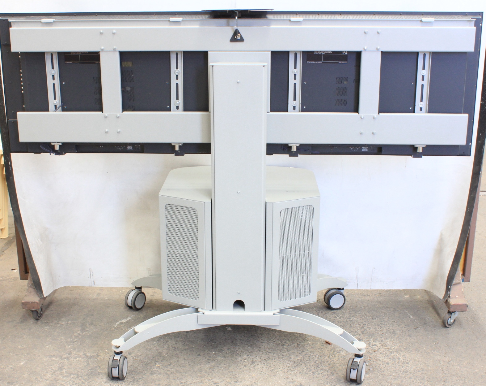 Axis Dual Mobile Display Stand - Lot 880183 | ALLBIDS