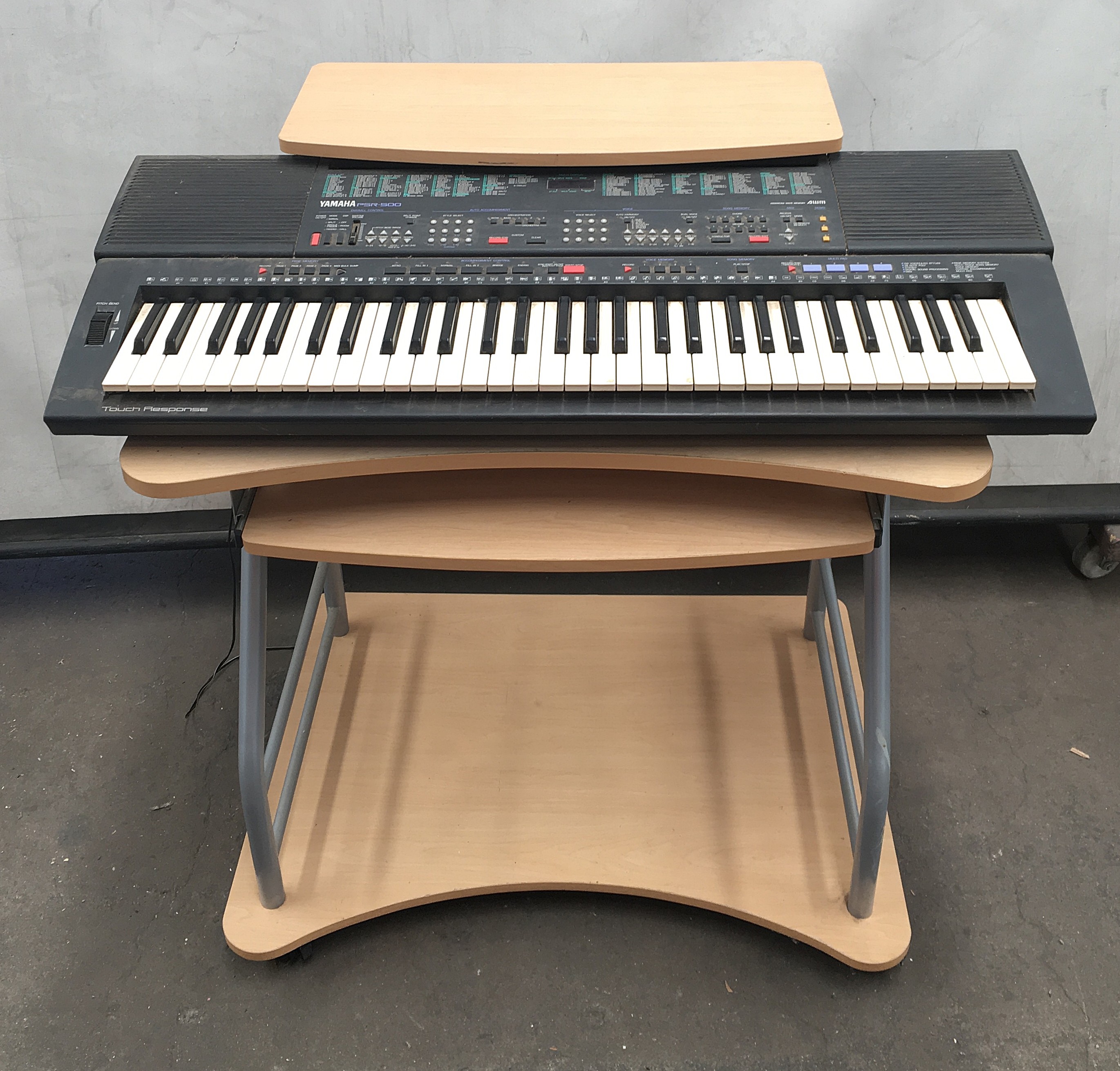 Yamaha PSR-500 Keyboard with Portable - Lot 892260 | ALLBIDS