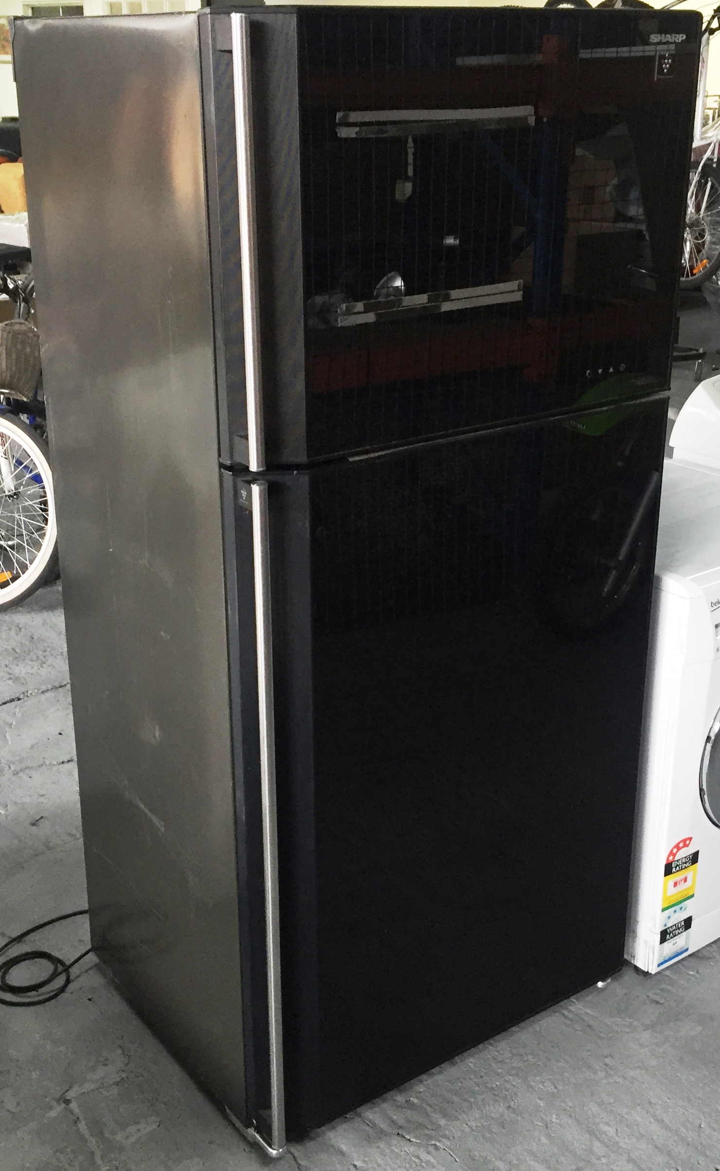 Sharp 585 Litre Gross Volume Fridge-Freezer - Lot 899243 | ALLBIDS