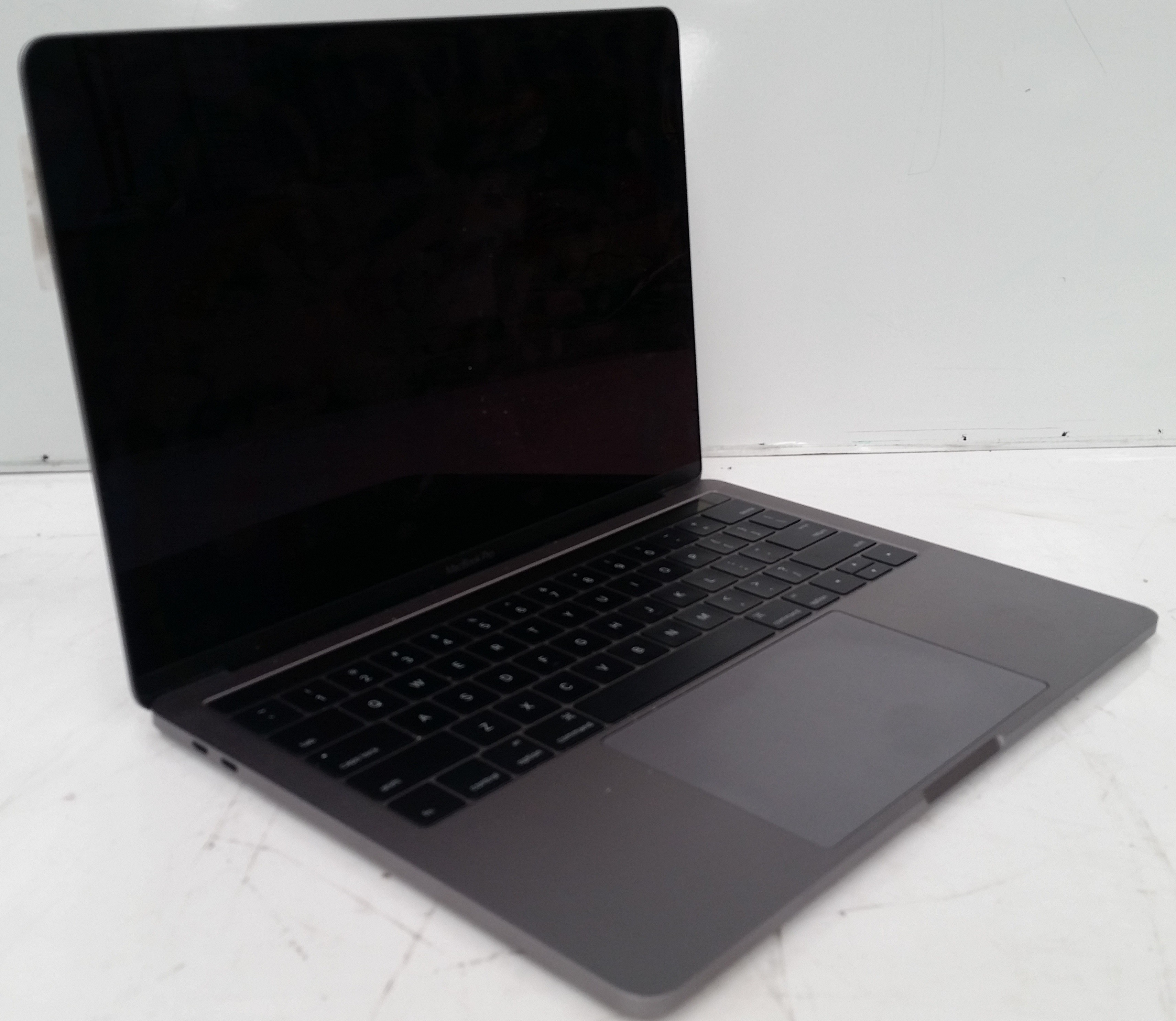 Apple A1706 13 inch Core i5-6267U - Lot 903590 | ALLBIDS