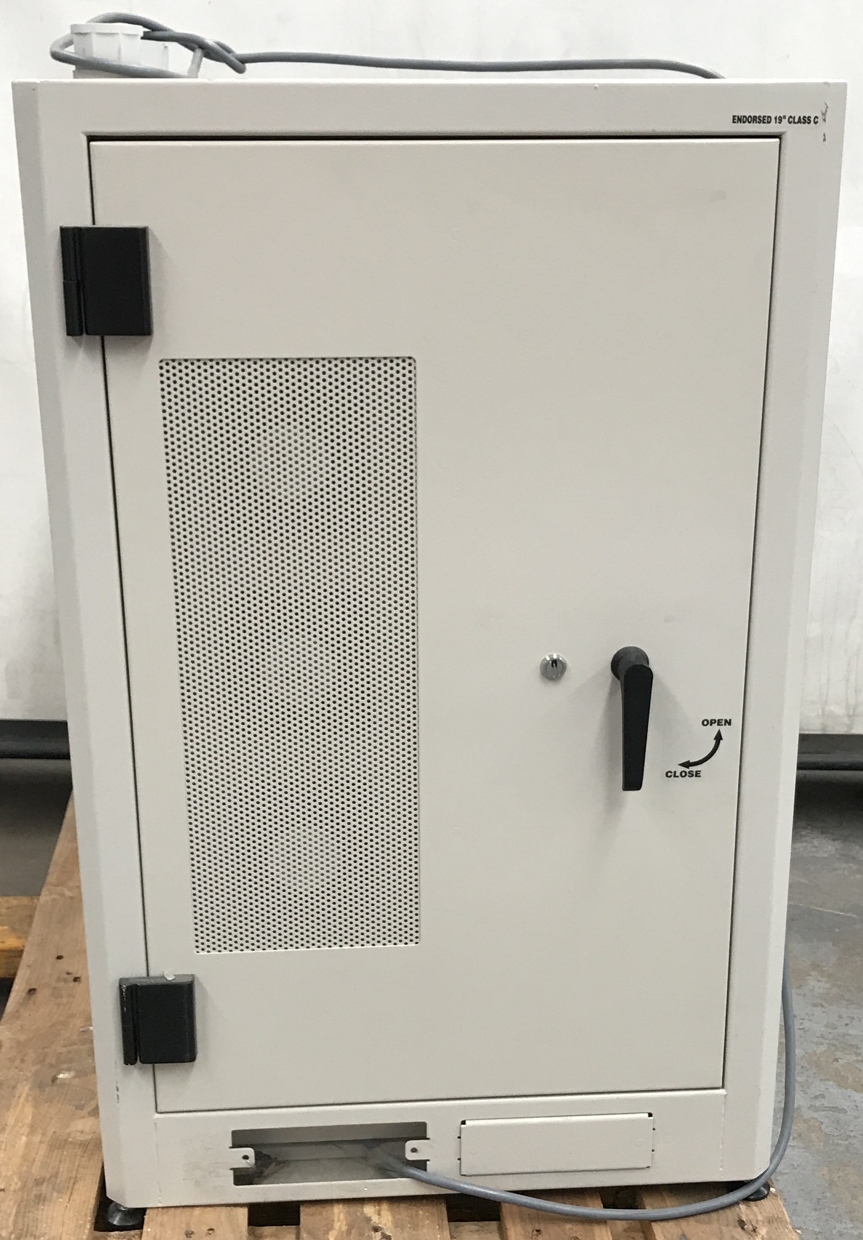 Hallam Class C Server Rack floor - Lot 910373 | ALLBIDS