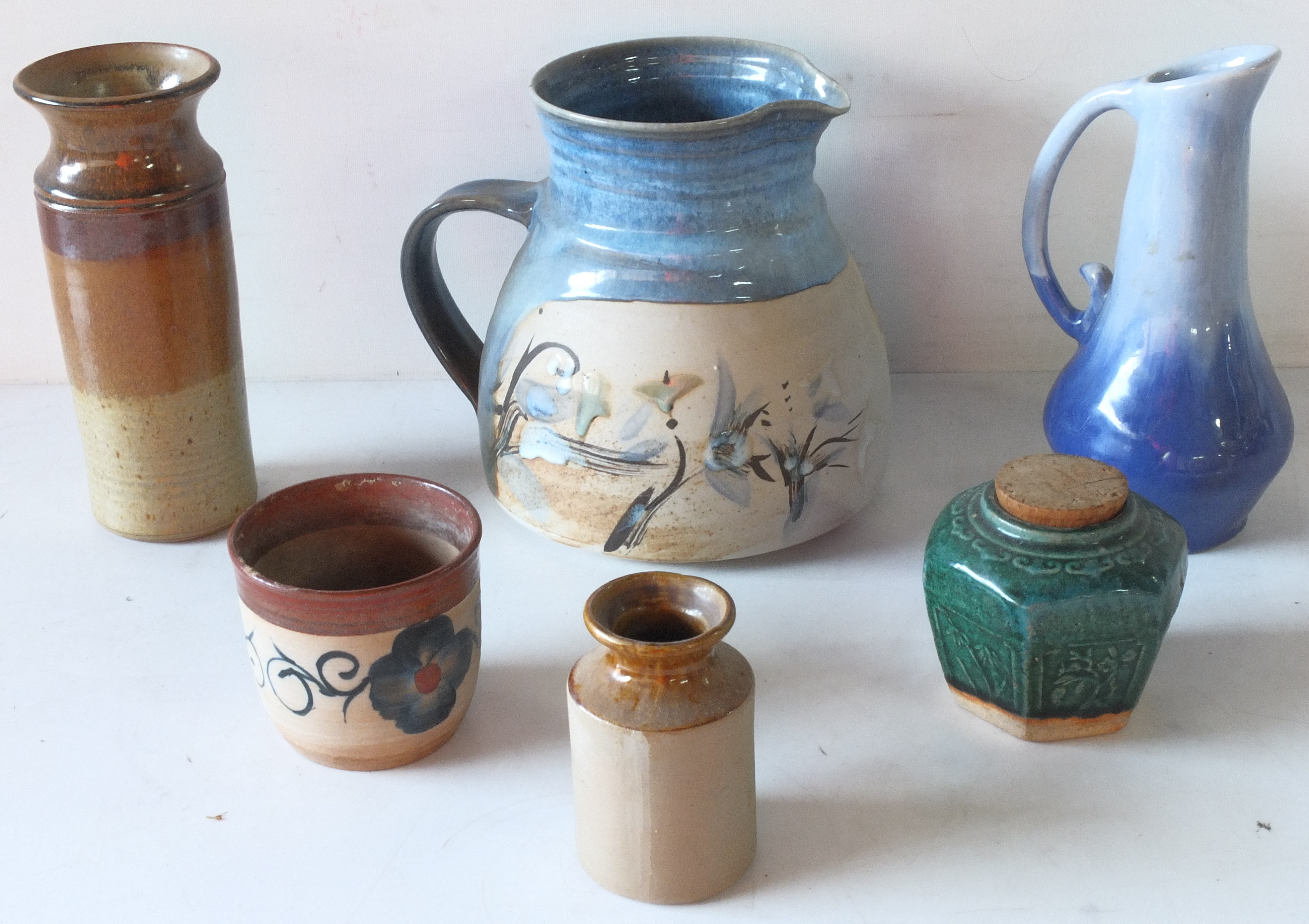 Group of Studio Pottery - Lot 933426 | ALLBIDS