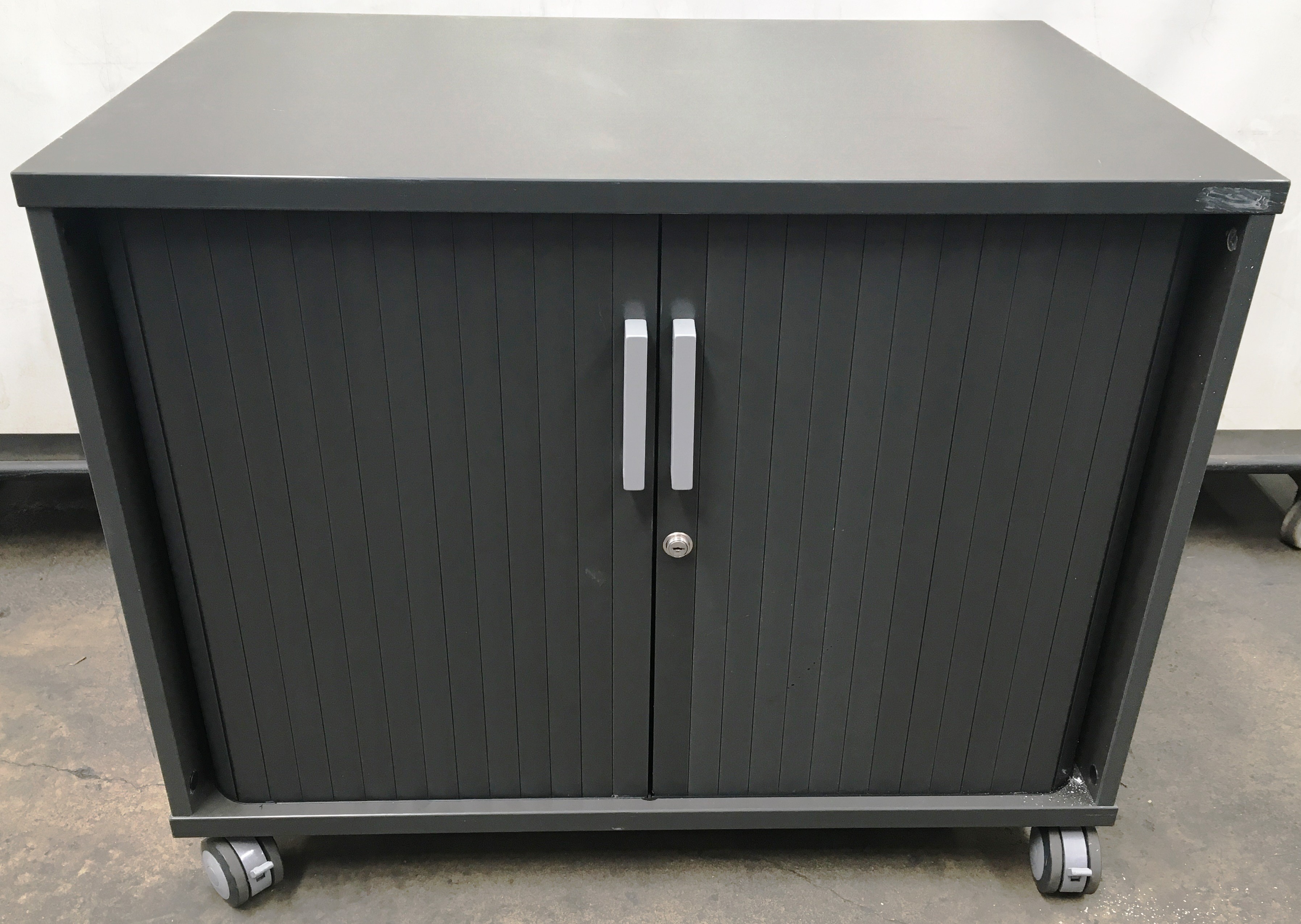 Dark Grey Laminate Personal Storage - Lot 908401 | ALLBIDS