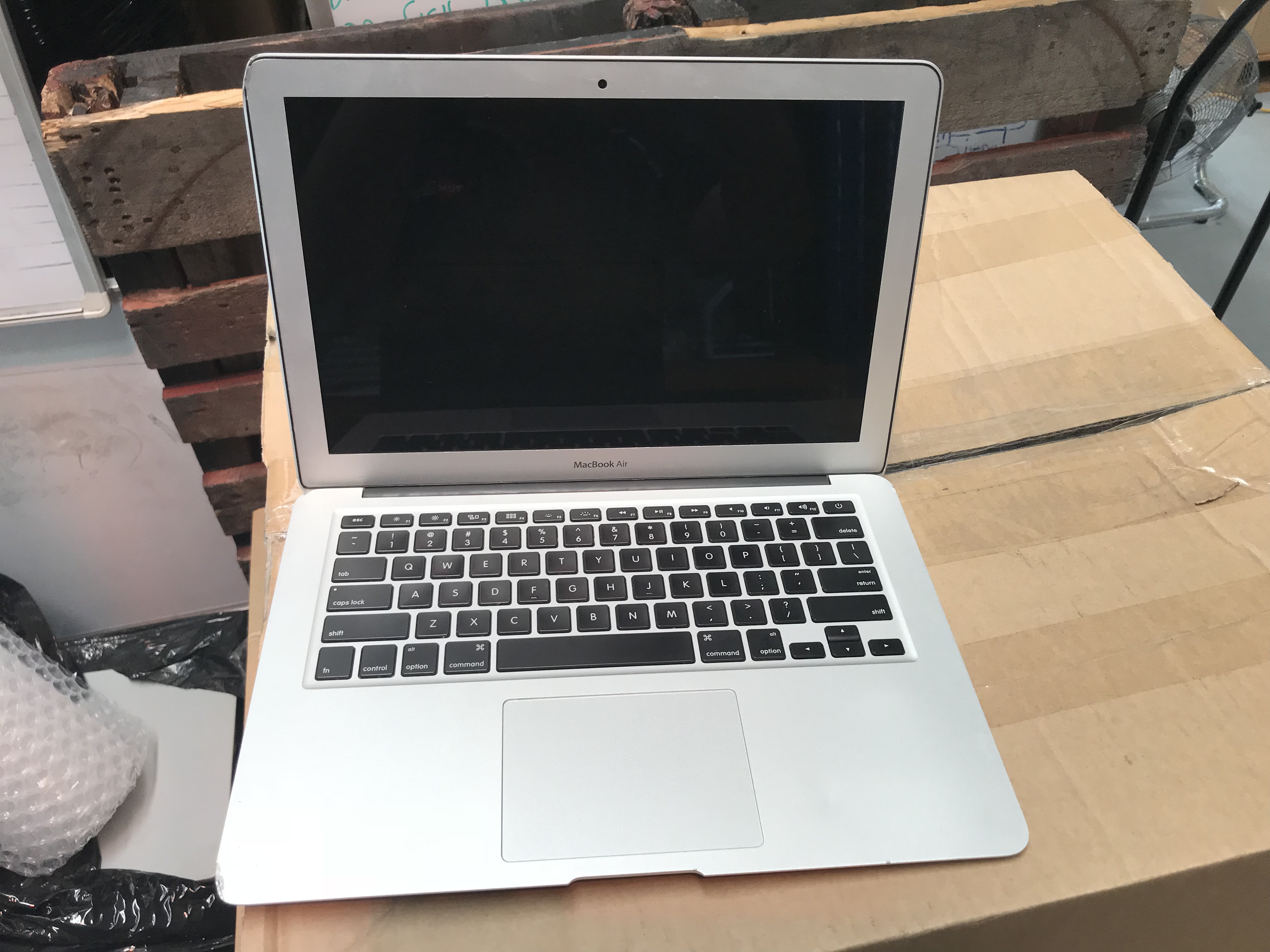 Apple A1466 MacBook Air 13-inch - Lot 908409 | ALLBIDS