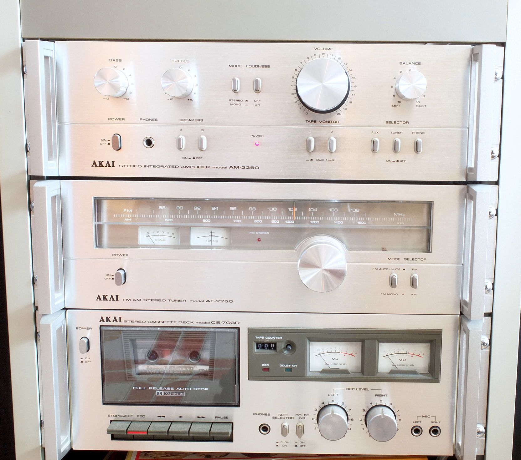 AKAI Audio Racks, Speakers, Turntable - Lot 926076 | ALLBIDS