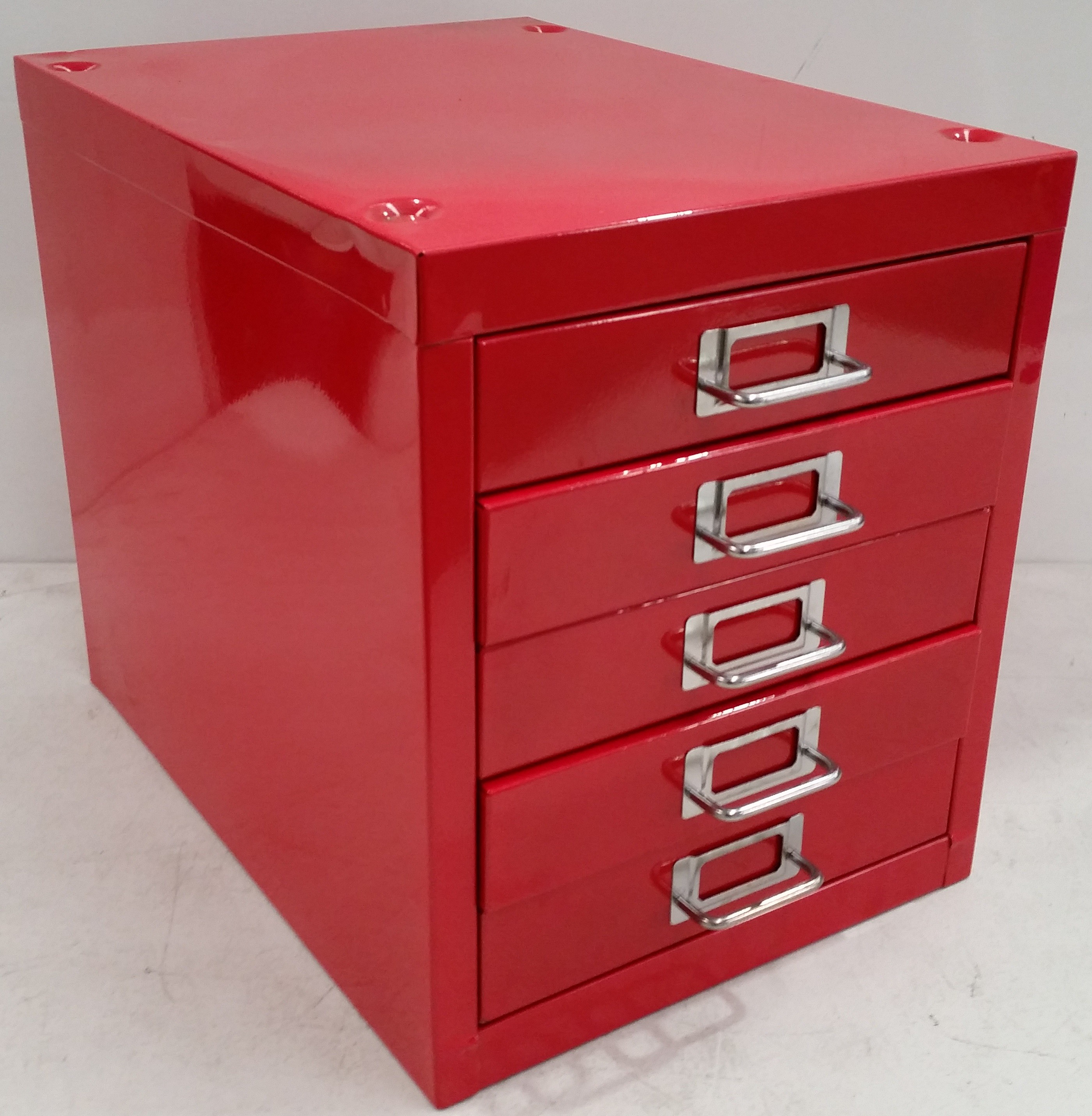 Red 5 Drawer Storage Unit Demonstration - Lot 975540 | ALLBIDS