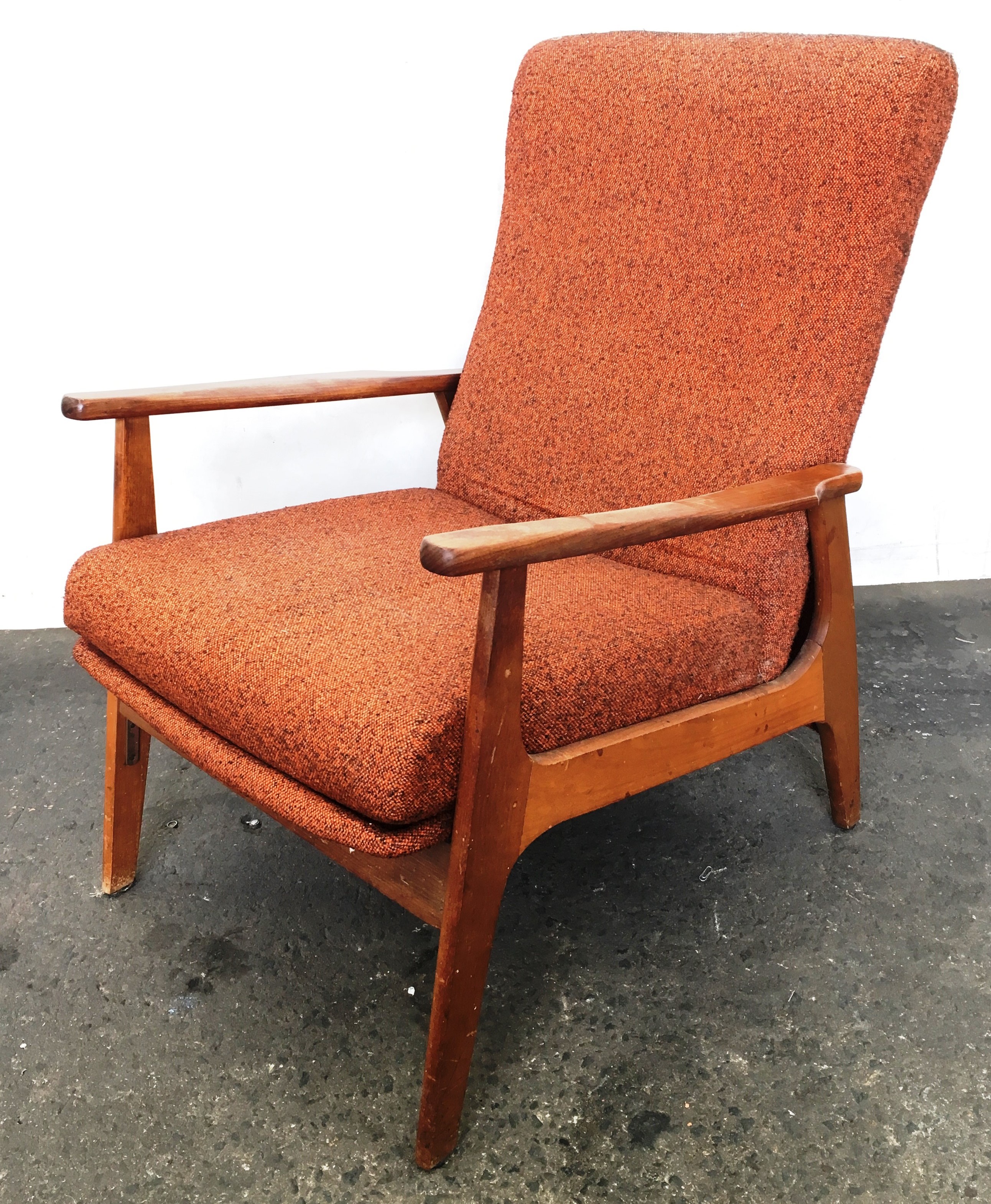 Retro Armchair - Lot 934713 | ALLBIDS