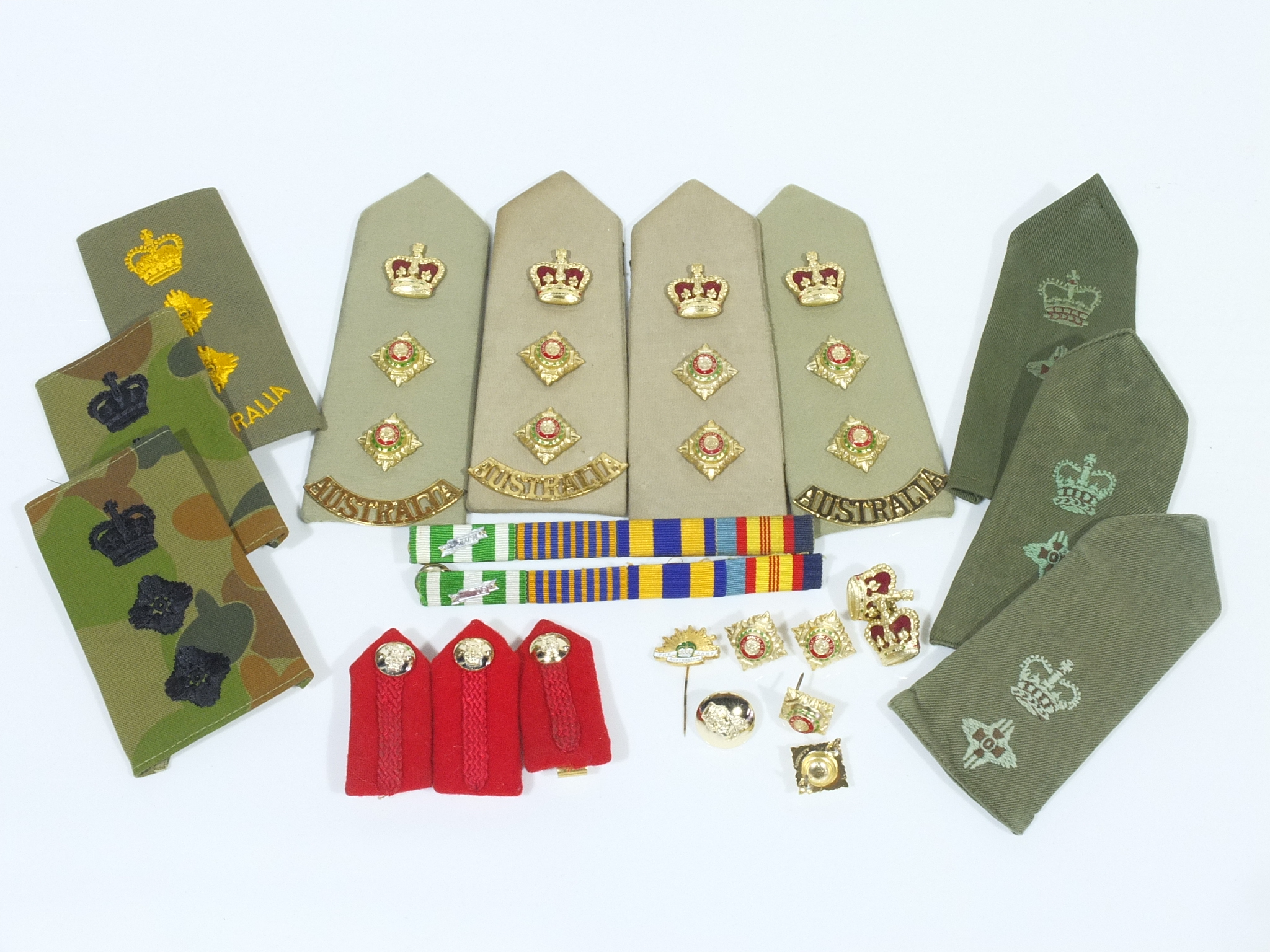 Group of Australian Army Rank Slides, - Lot 945381 | ALLBIDS