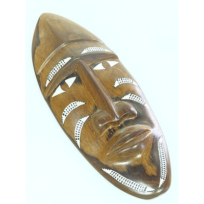 Small Solomon Islands Tribal Mask - Lot 930655 | ALLBIDS