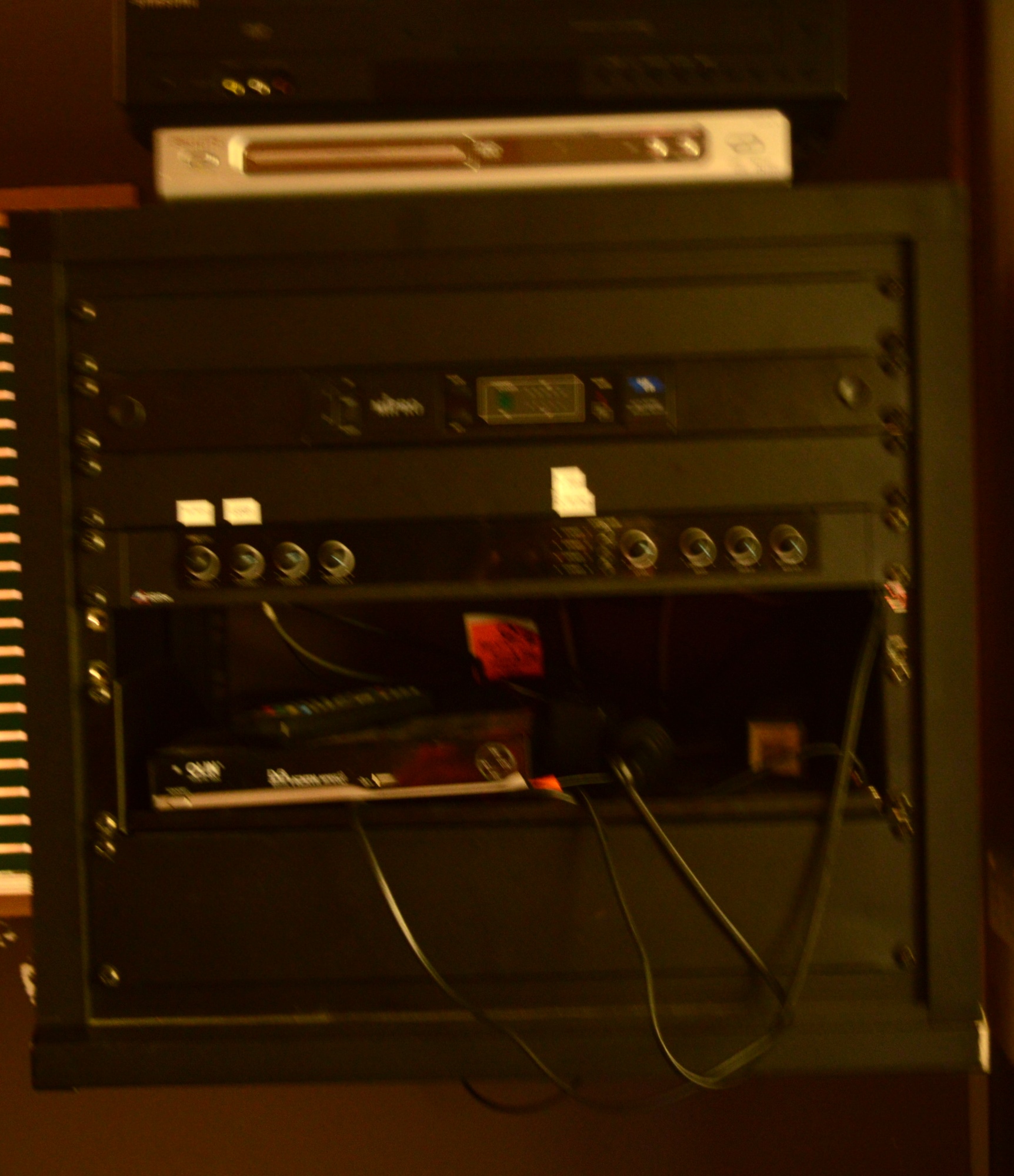 Wall Mounted AV Rack with Audio - Lot 939946 | ALLBIDS