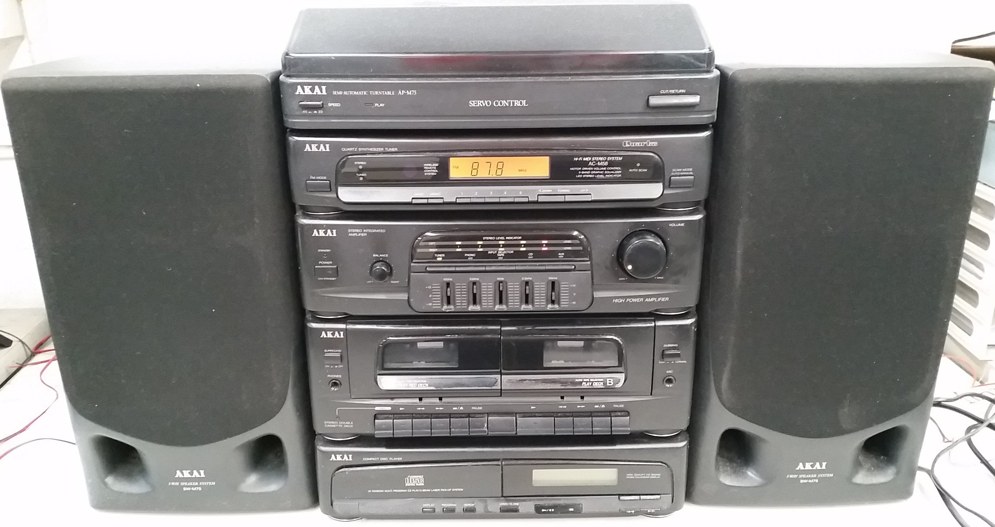 Akai AC-M58 Midi Stereo System - Lot 970365 | ALLBIDS