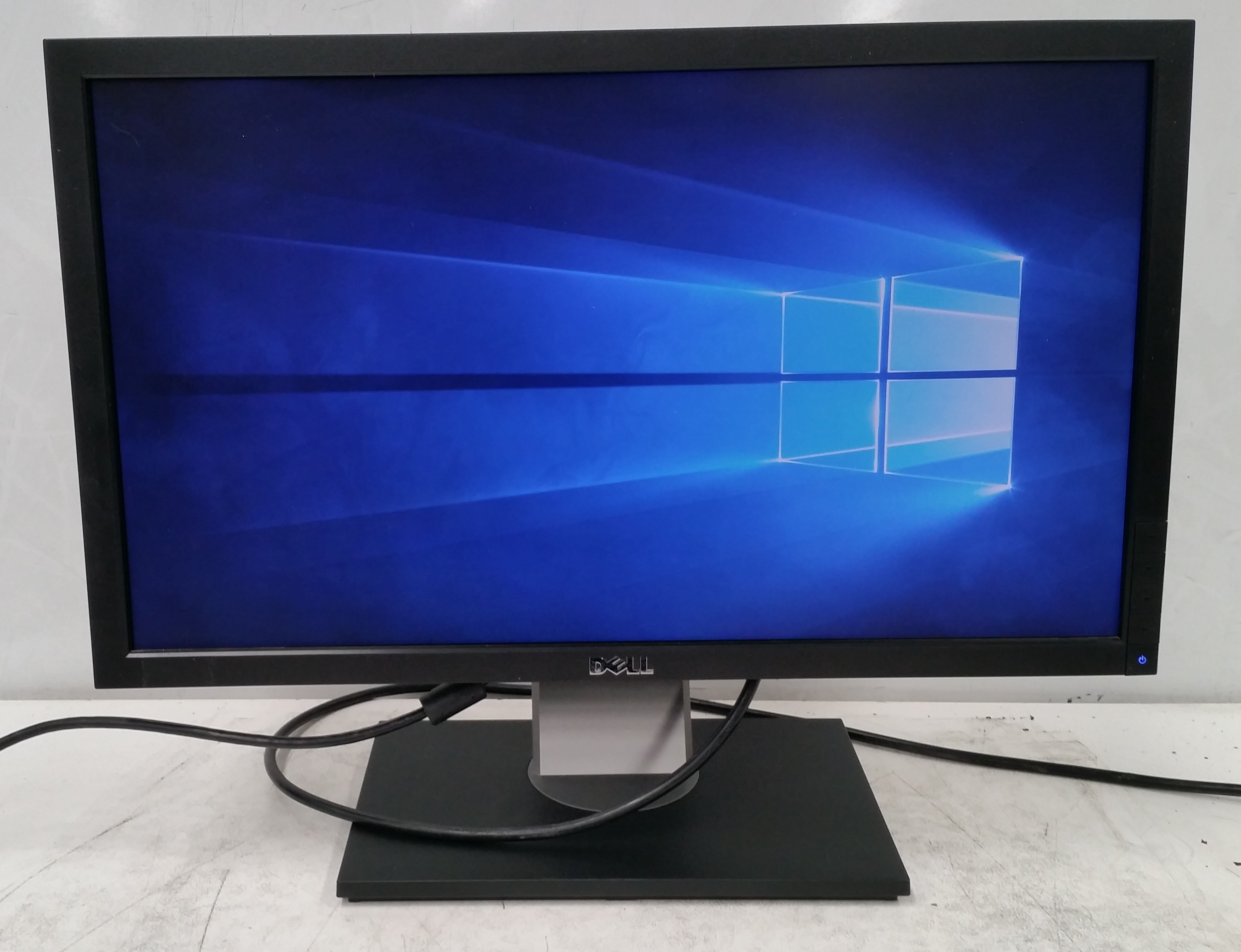 Dell P2211Ht 22-Inch Widescreen - Lot 998507 | ALLBIDS