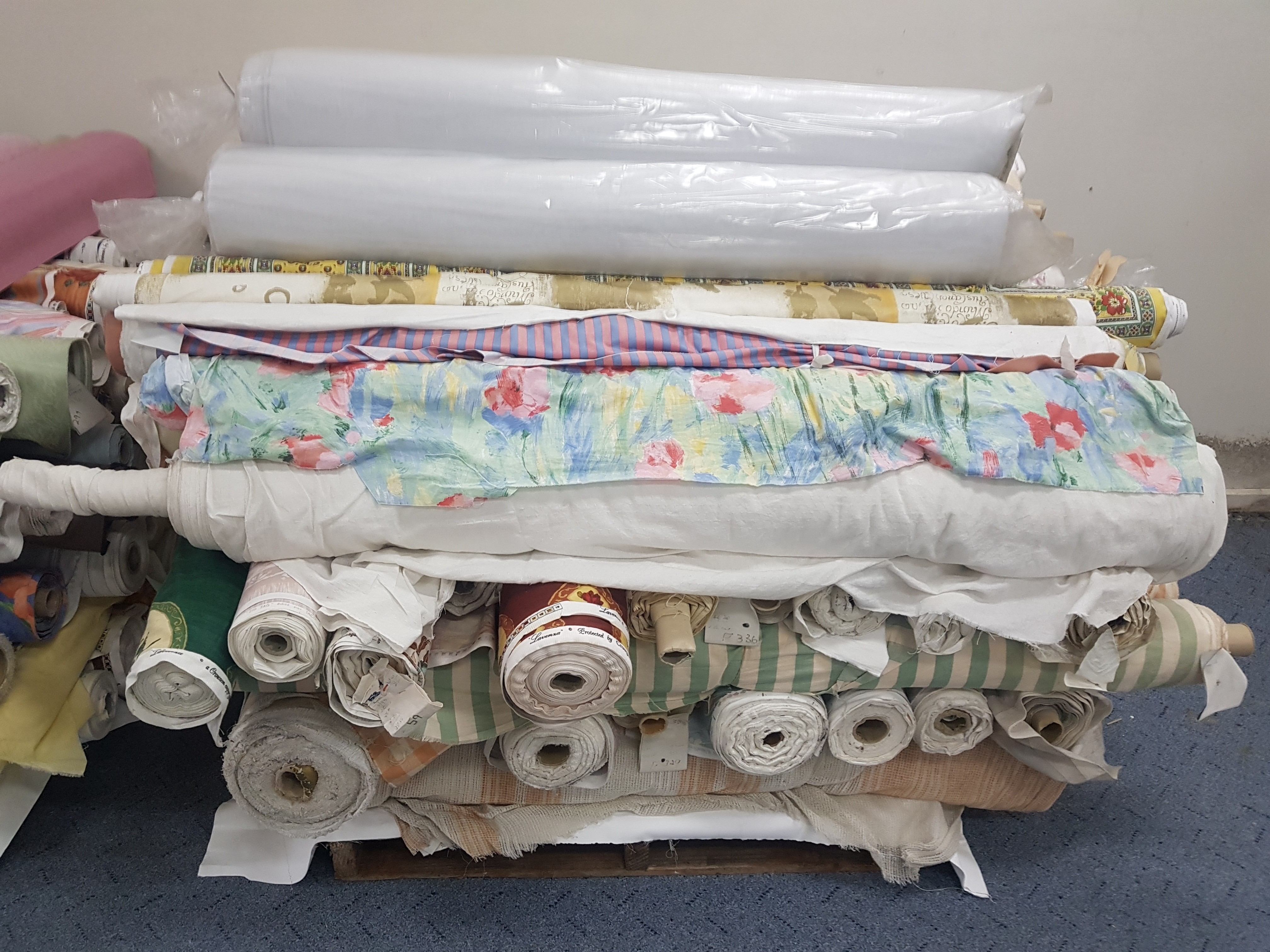 Pallet Lot Assorted Curtain Fabrics - Lot 1000885 | ALLBIDS