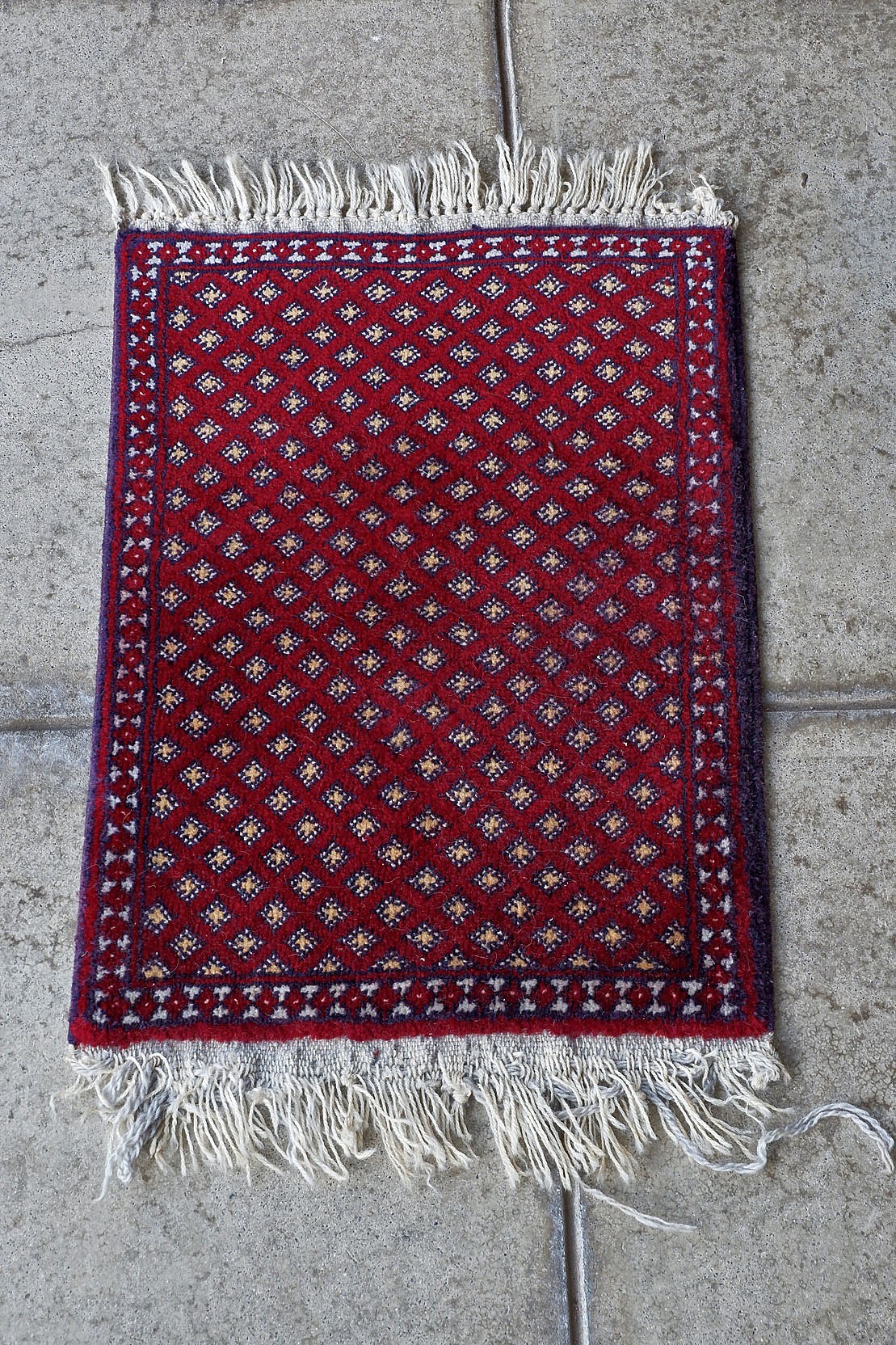 Small Eastern Wool Pile Mat - Lot 1015055 | ALLBIDS