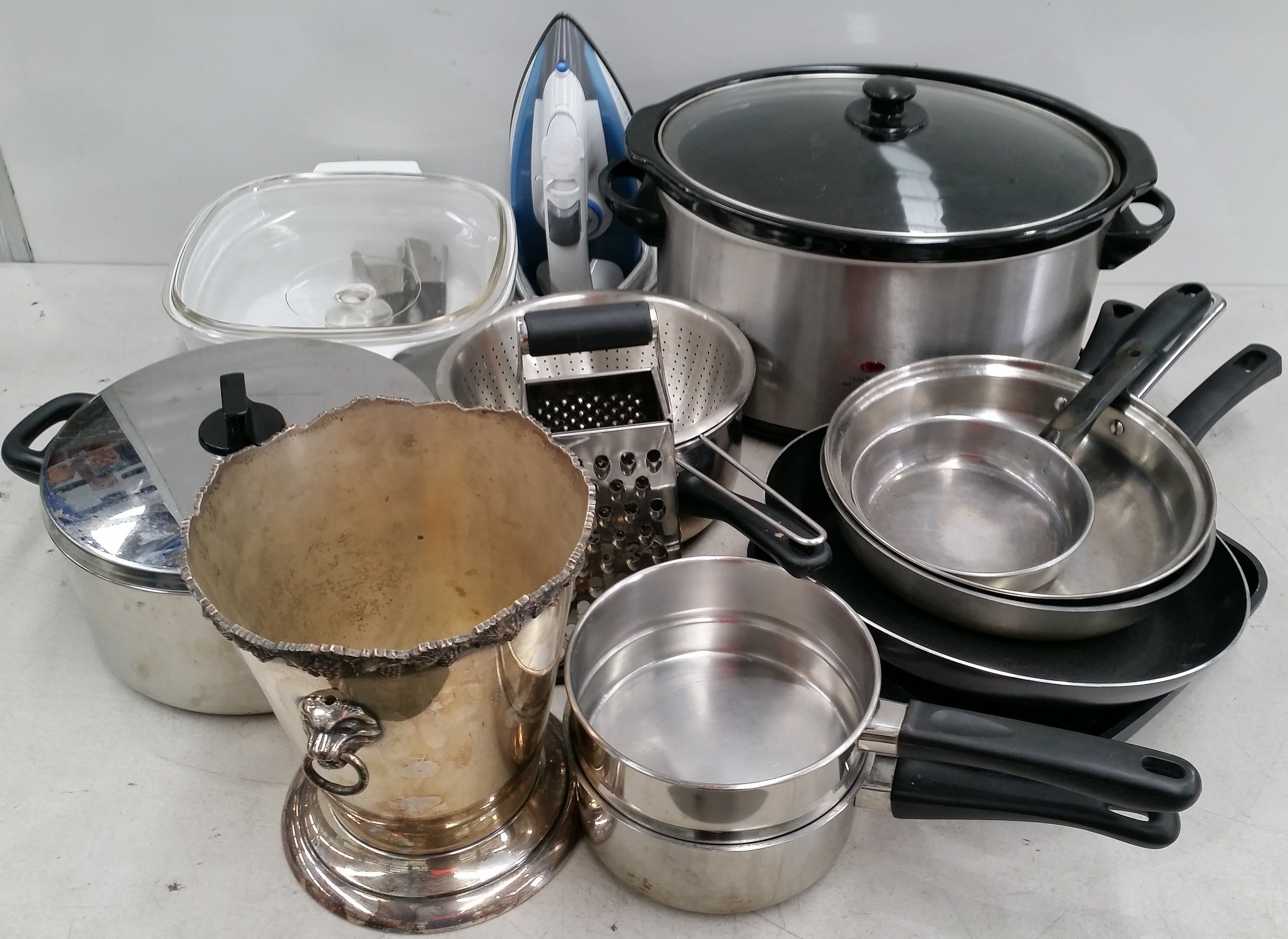 Selection of Kitchen Appliances - Lot 1012489 | ALLBIDS