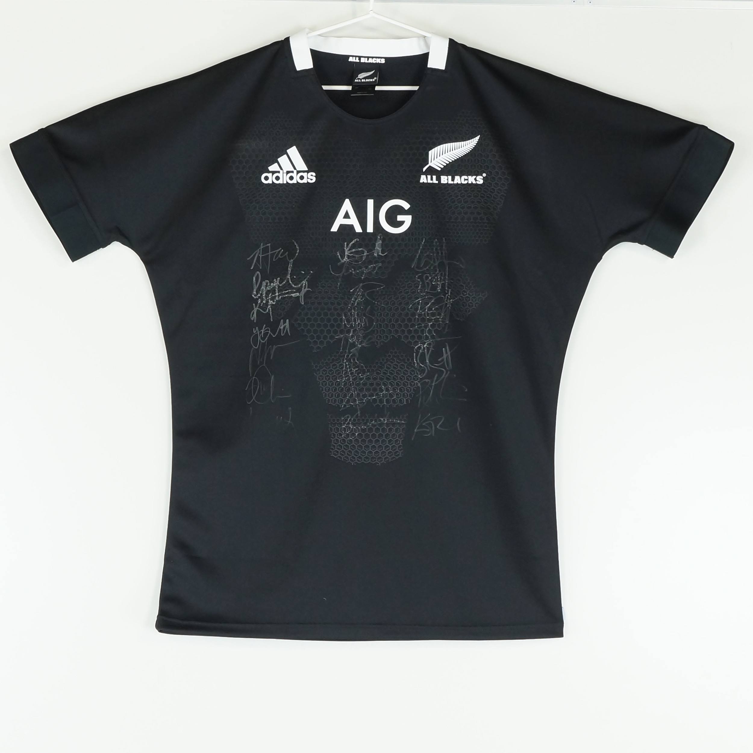 Signed All Blacks Jersey with Twenty - Lot 1031420 | ALLBIDS