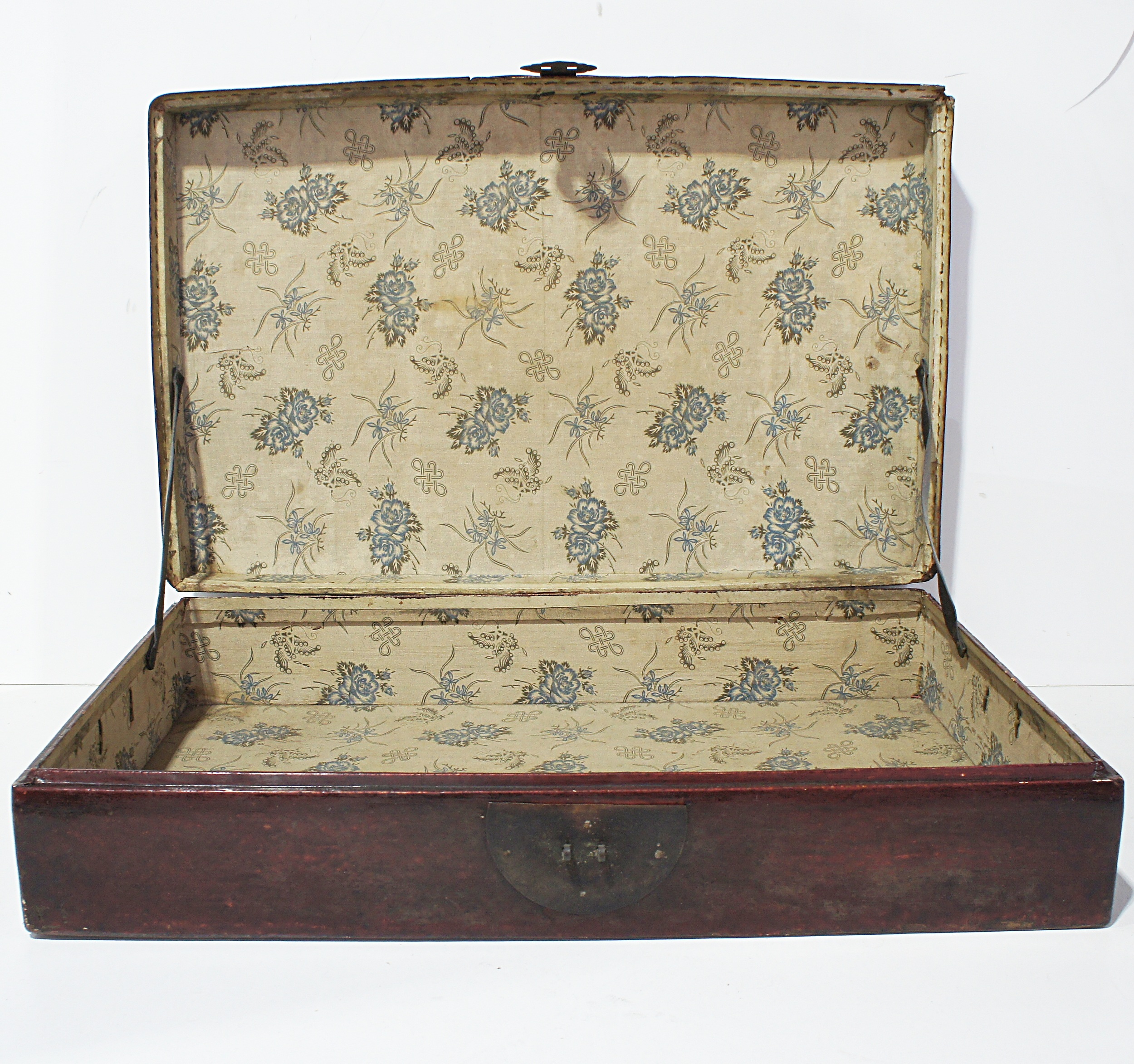 Asian Trunk with Decorative Paper - Lot 1030399 | ALLBIDS