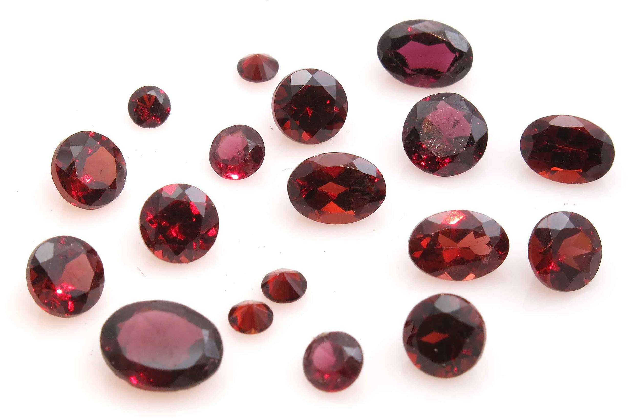 Garnet Collection - Lot 1039839 | ALLBIDS