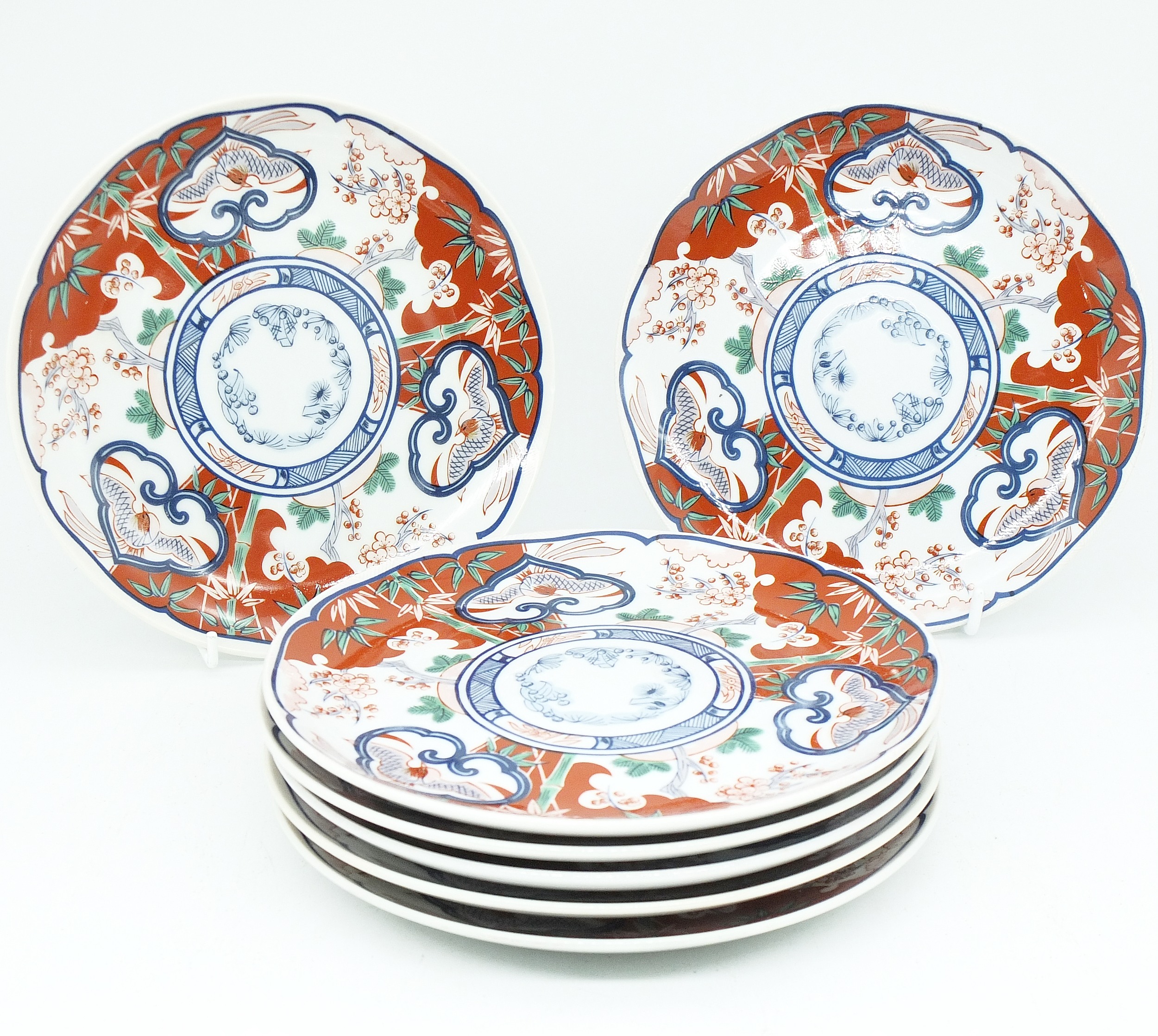 Group of Seven Heirloom Plates - Lot 1048021 | ALLBIDS