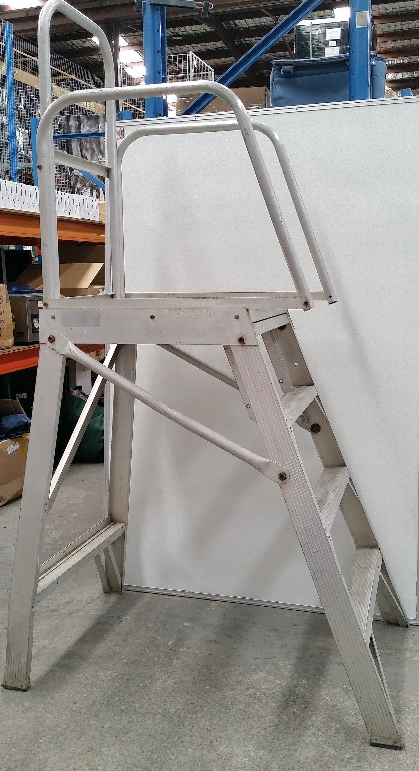 1.2 Meter Aluminium Platform/Step - Lot 1066772 | ALLBIDS