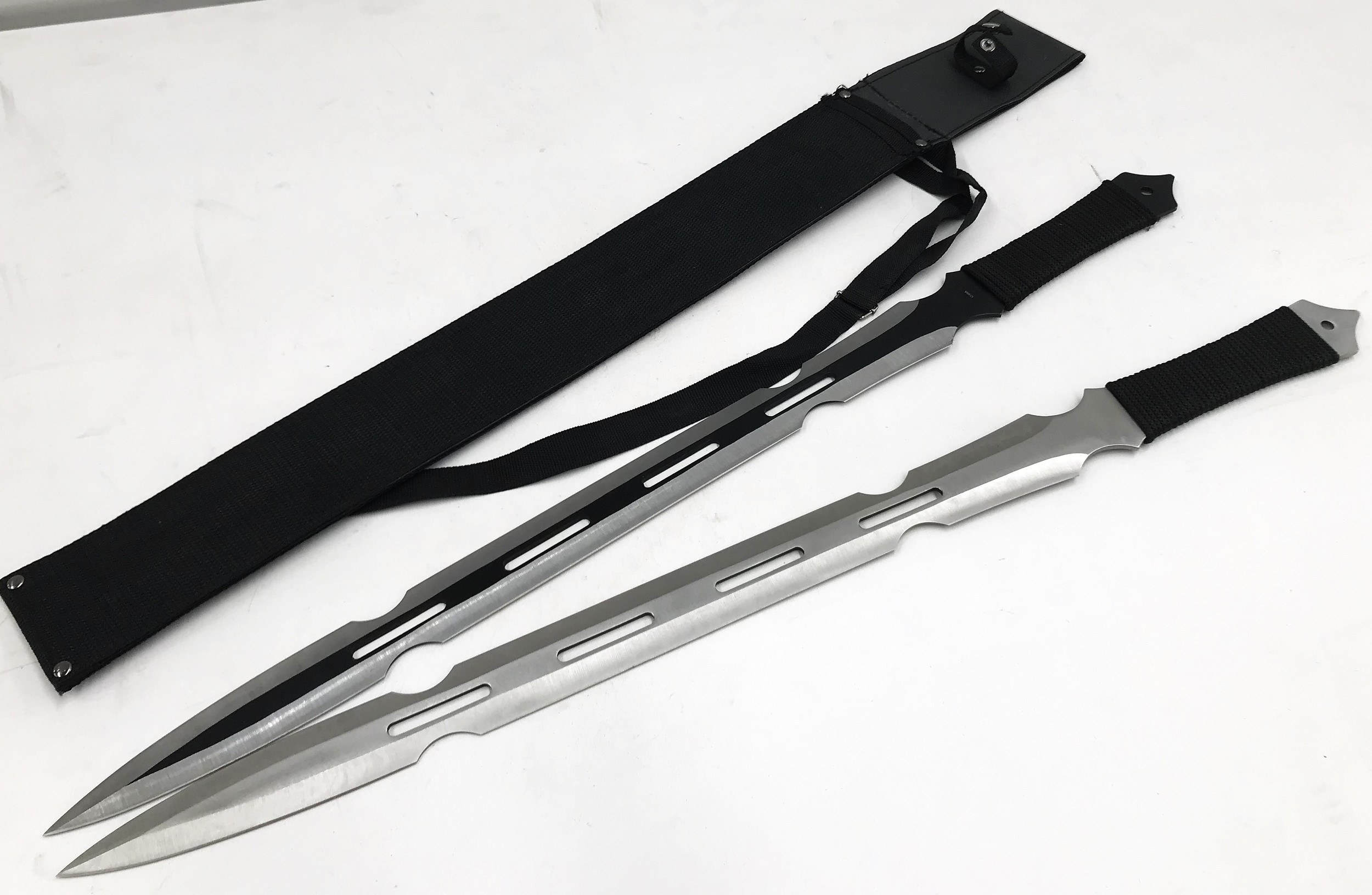 Japanese Style Dual Blade Set with - Lot 1072705 | ALLBIDS