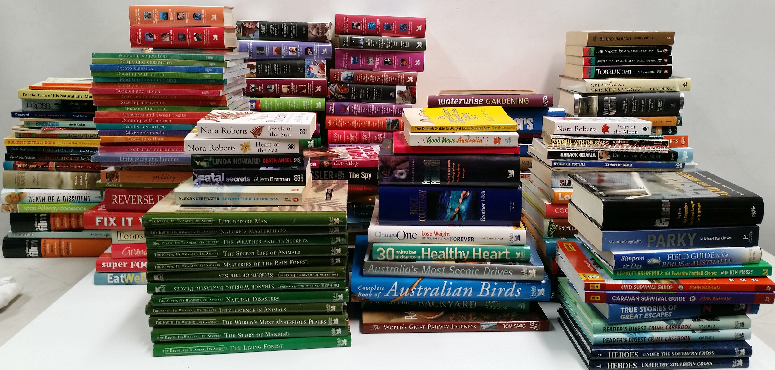 Selection of Books Lot of Approximately - Lot 1072268 | ALLBIDS