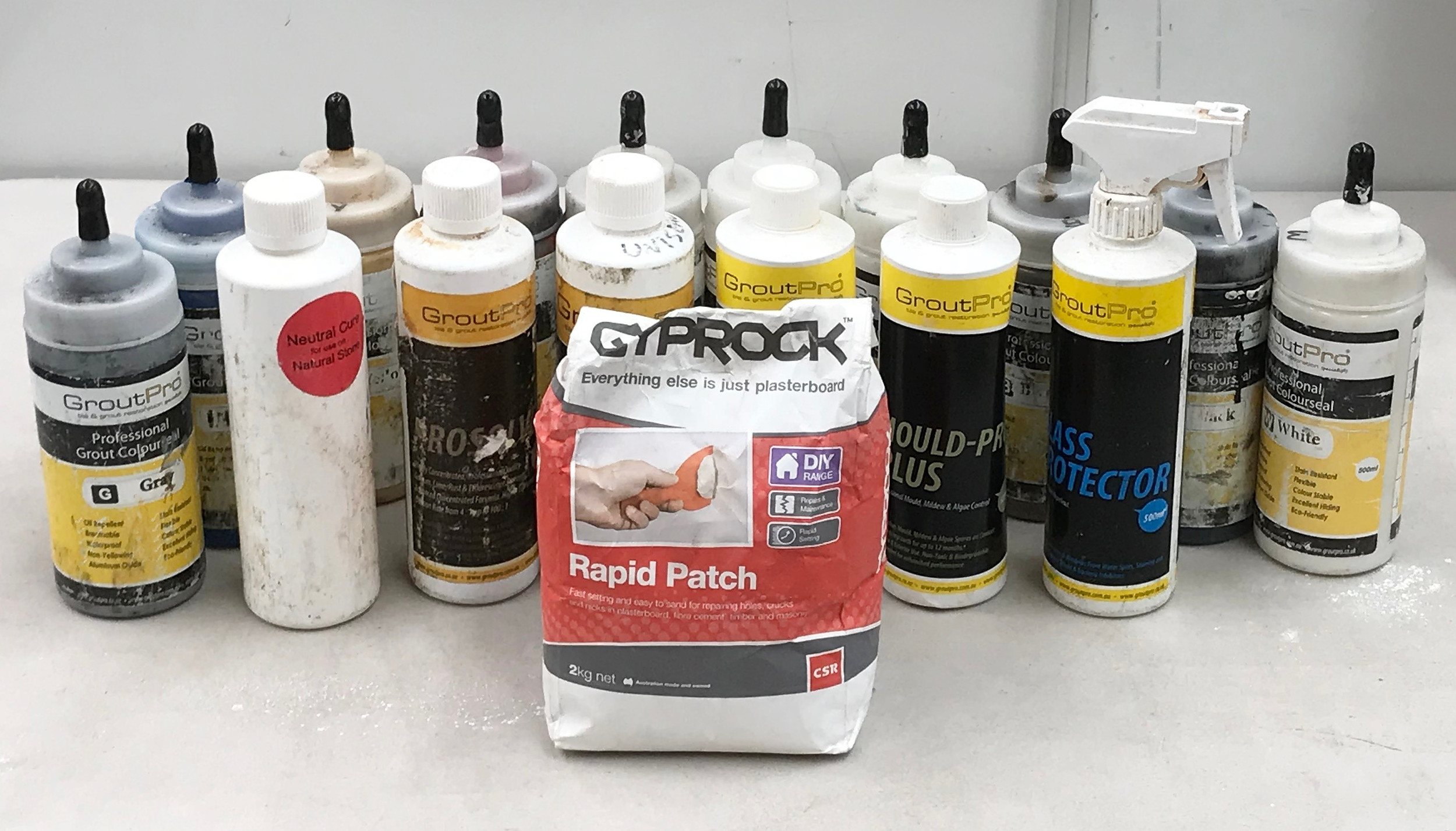 Lot of Grout Pro x 10 Grout Pro - Lot 1089641 | ALLBIDS