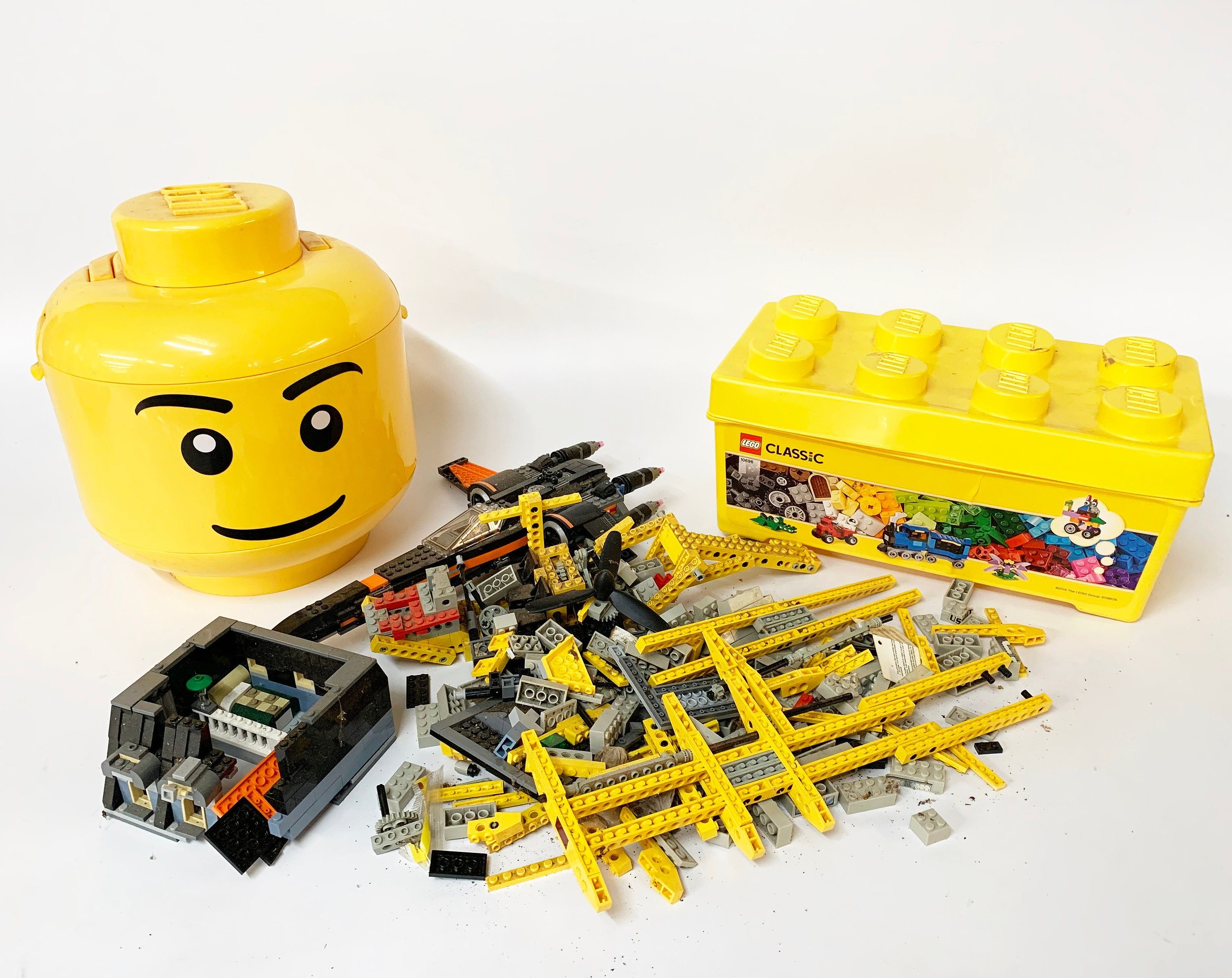 Collectable Lego Accessories and - Lot 1120185 | ALLBIDS