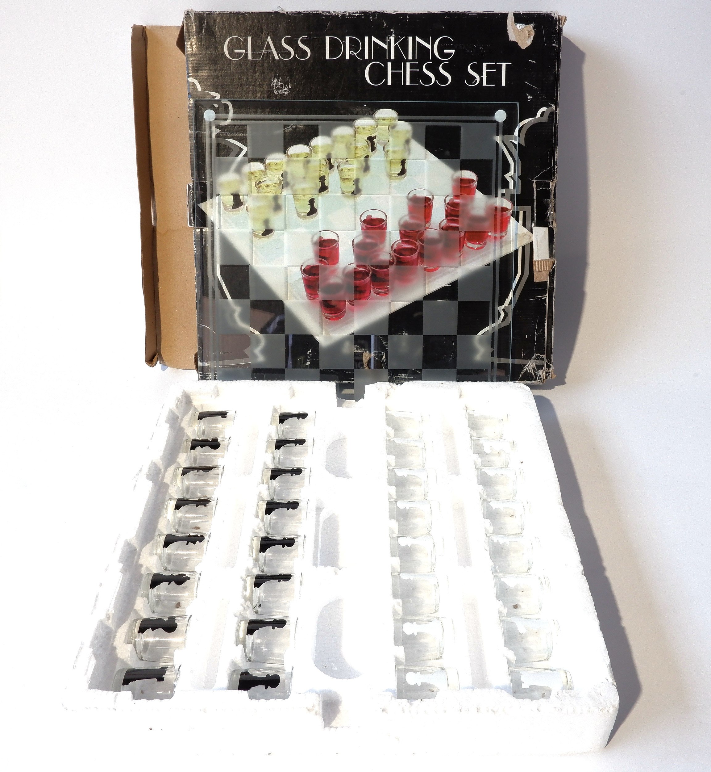 32 Piece Glass Drinking Chess Set - Lot 1078477 | ALLBIDS