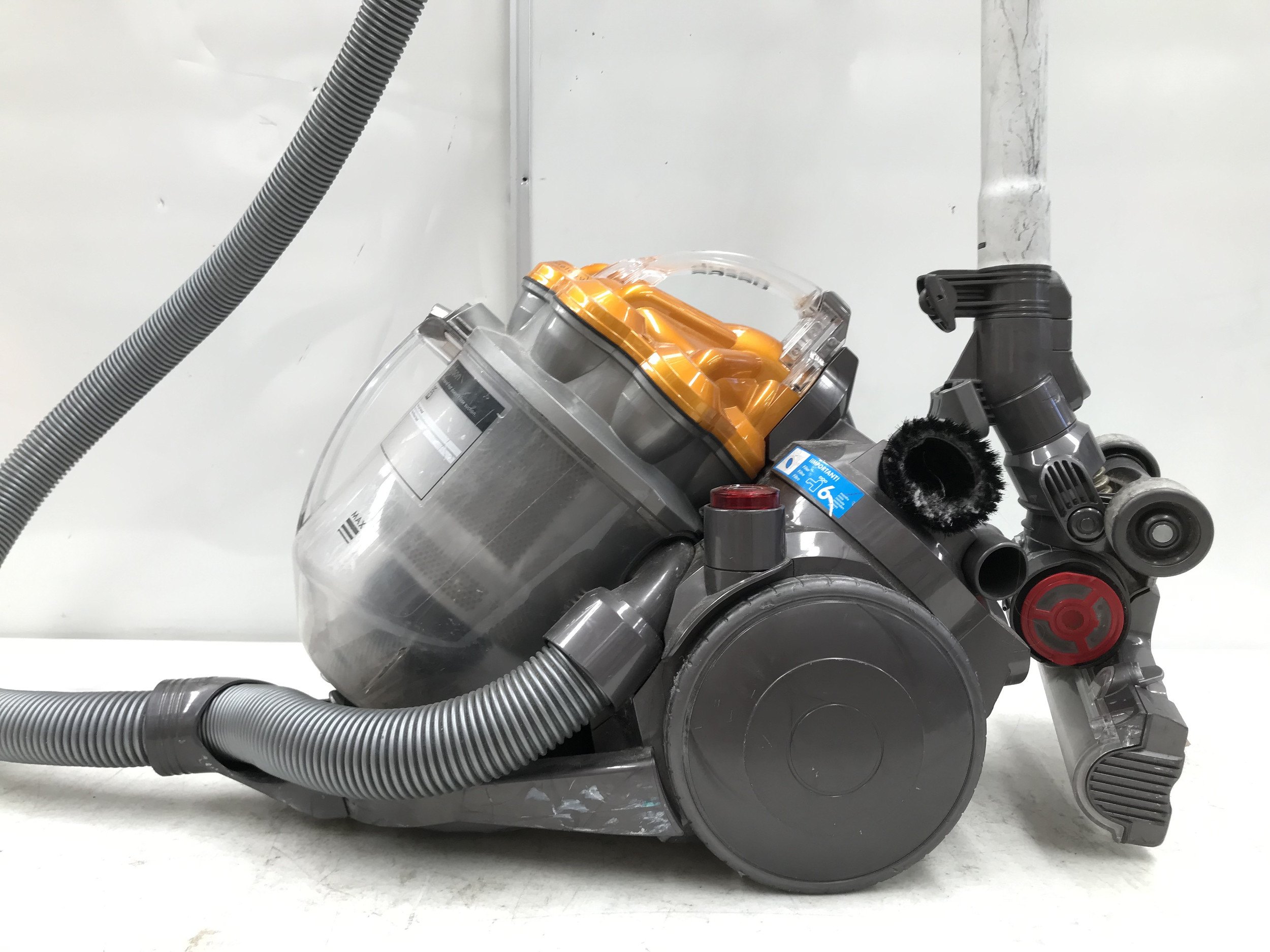 Dyson DC19 Barrel Ball Vacuum Cleaner - Lot 1073782 | ALLBIDS
