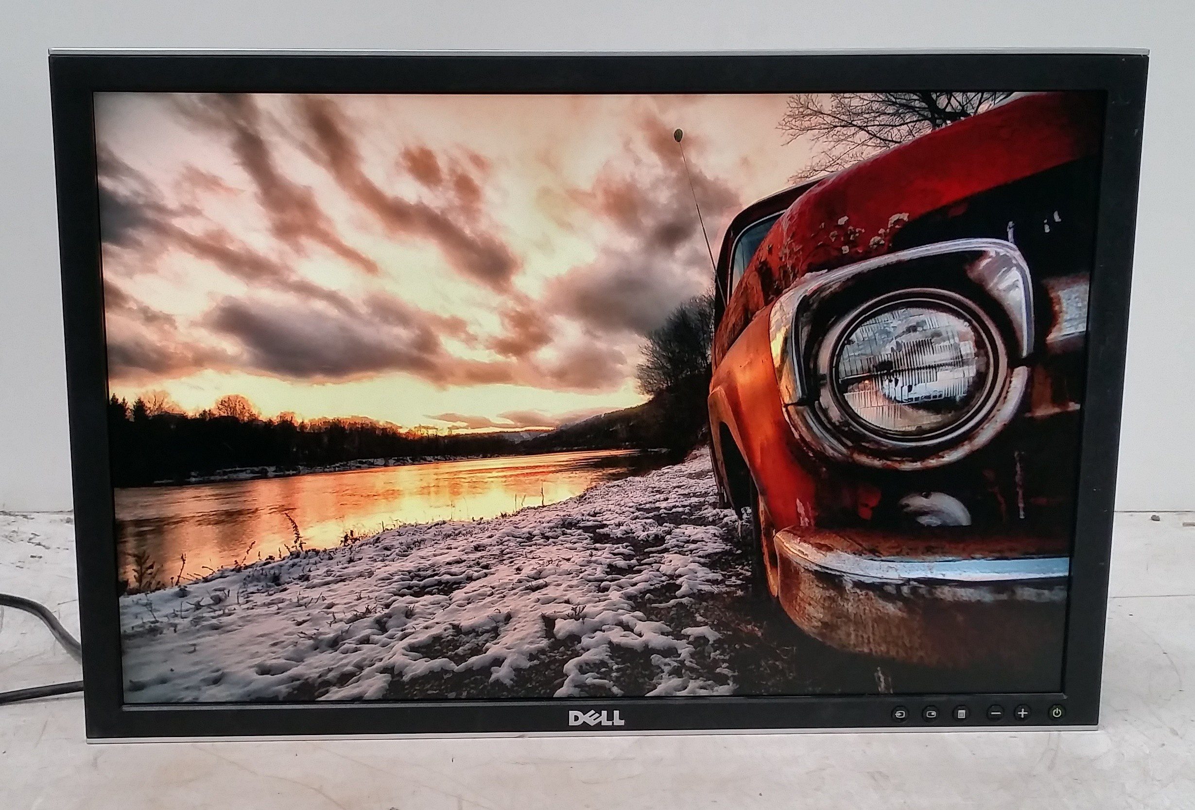 Dell UltraSharp (2408WFPb) 24-Inch - Lot 1078825 | ALLBIDS