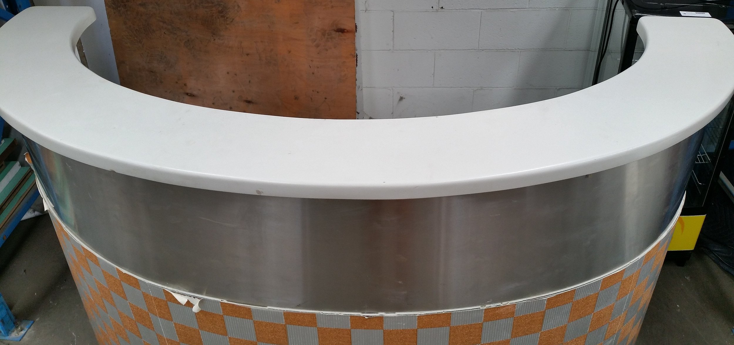 Semi Circular Bar/Reception Counter - Lot 1083074 | ALLBIDS