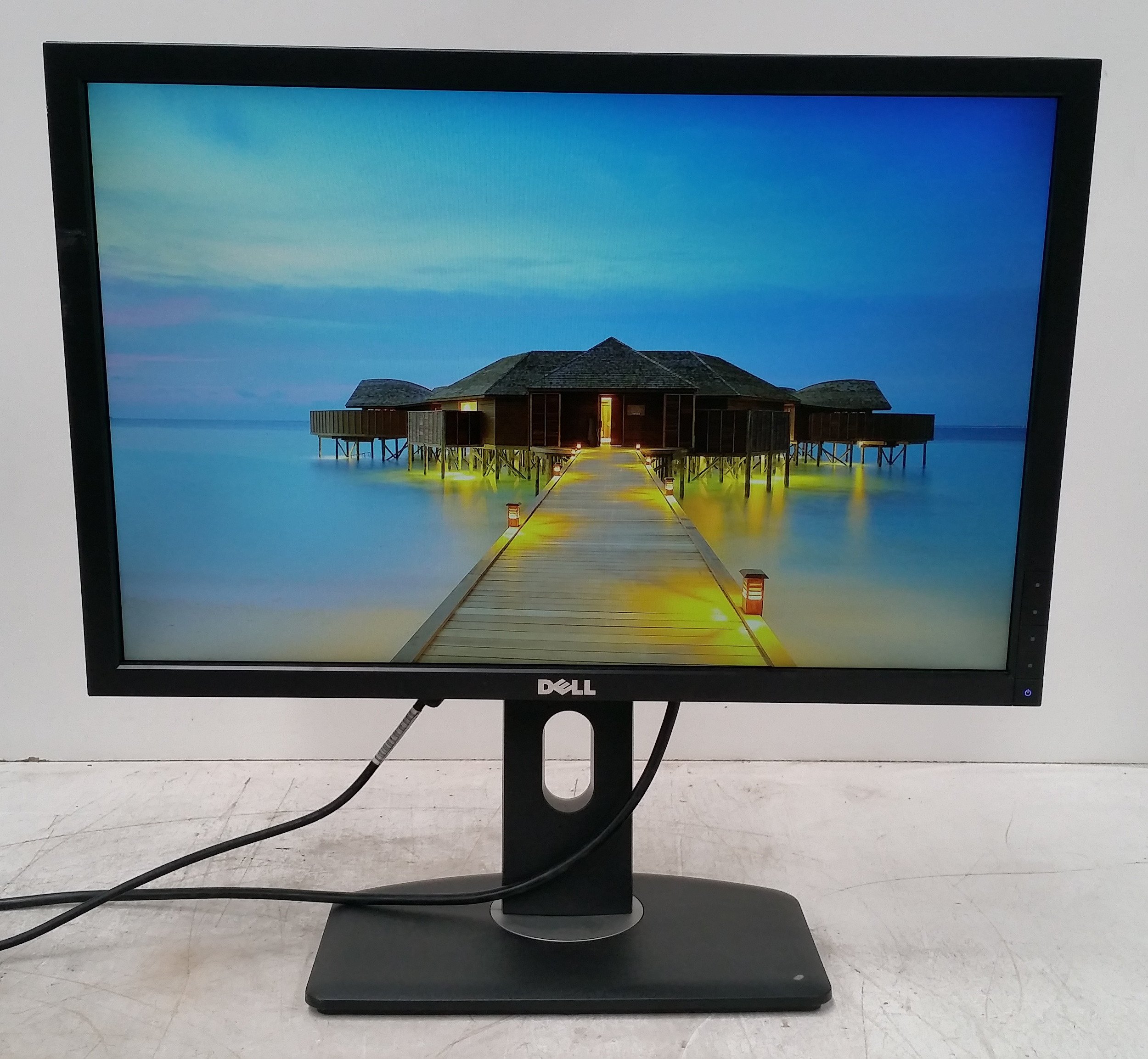 Dell Professional (P2210t) 22-Inch - Lot 1092954 | ALLBIDS