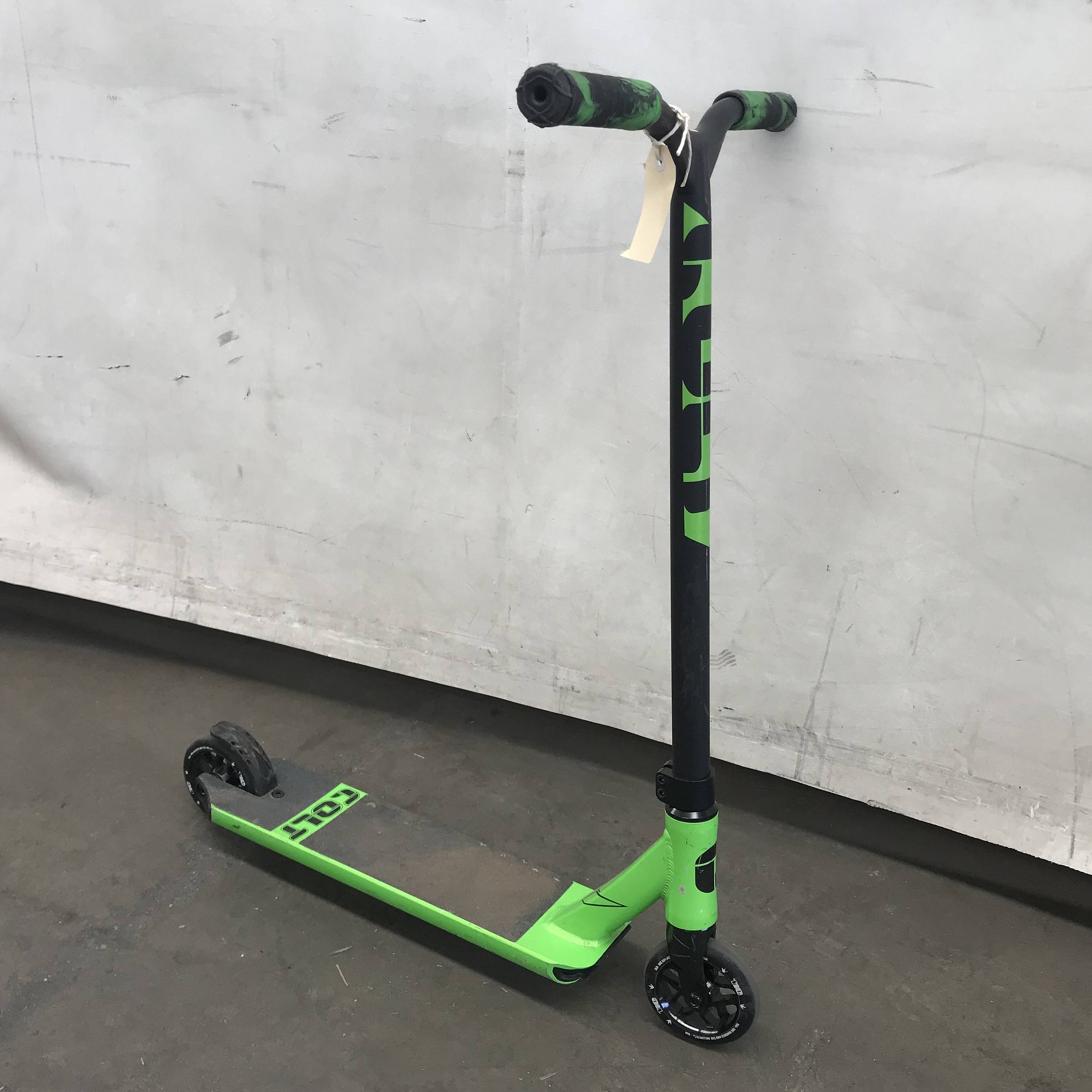 Green Colt Freestyle Scooter - Lot 1098405 | ALLBIDS