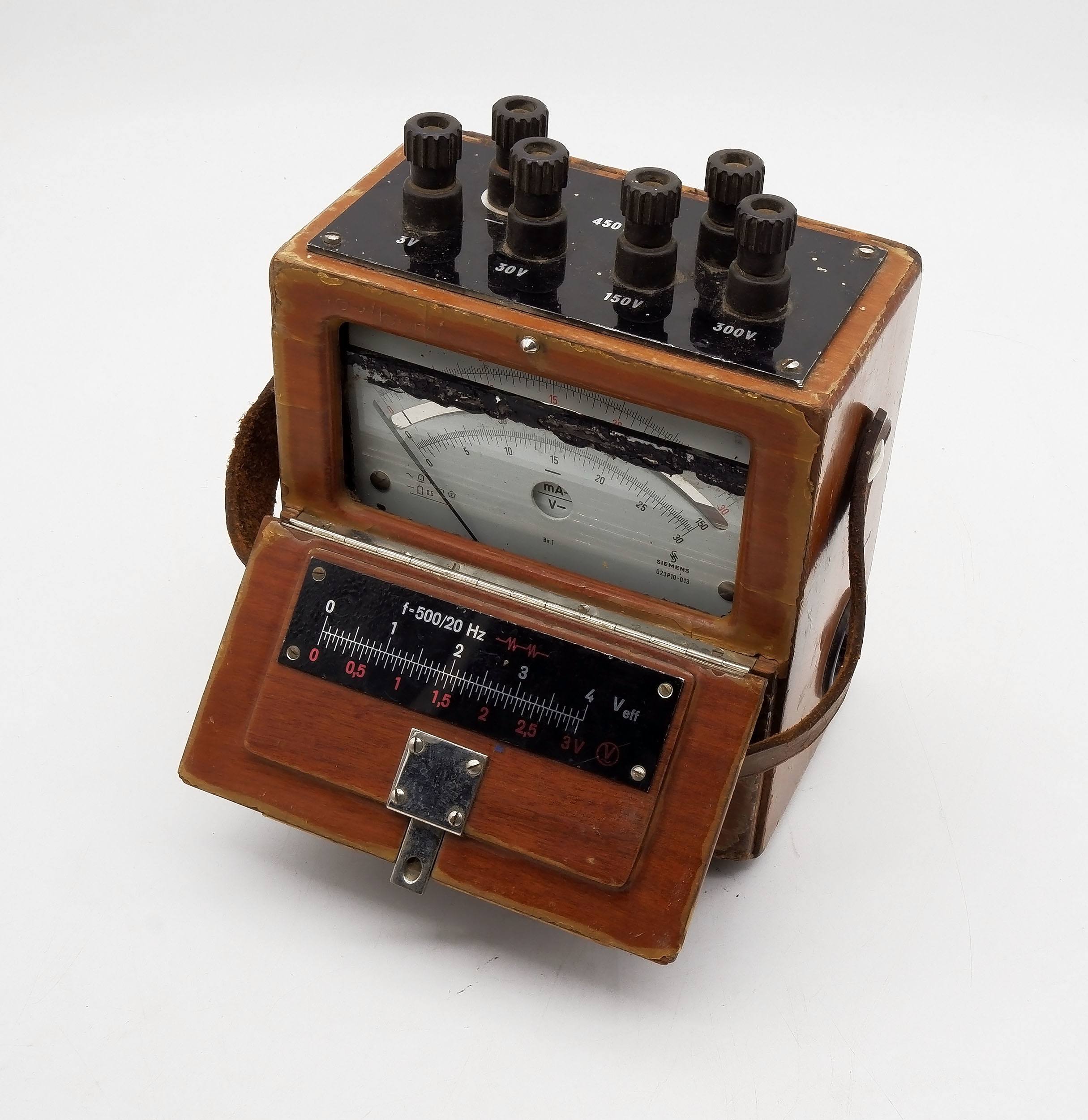 Vintage Siemens Volt Meter - Lot 1123842 | ALLBIDS