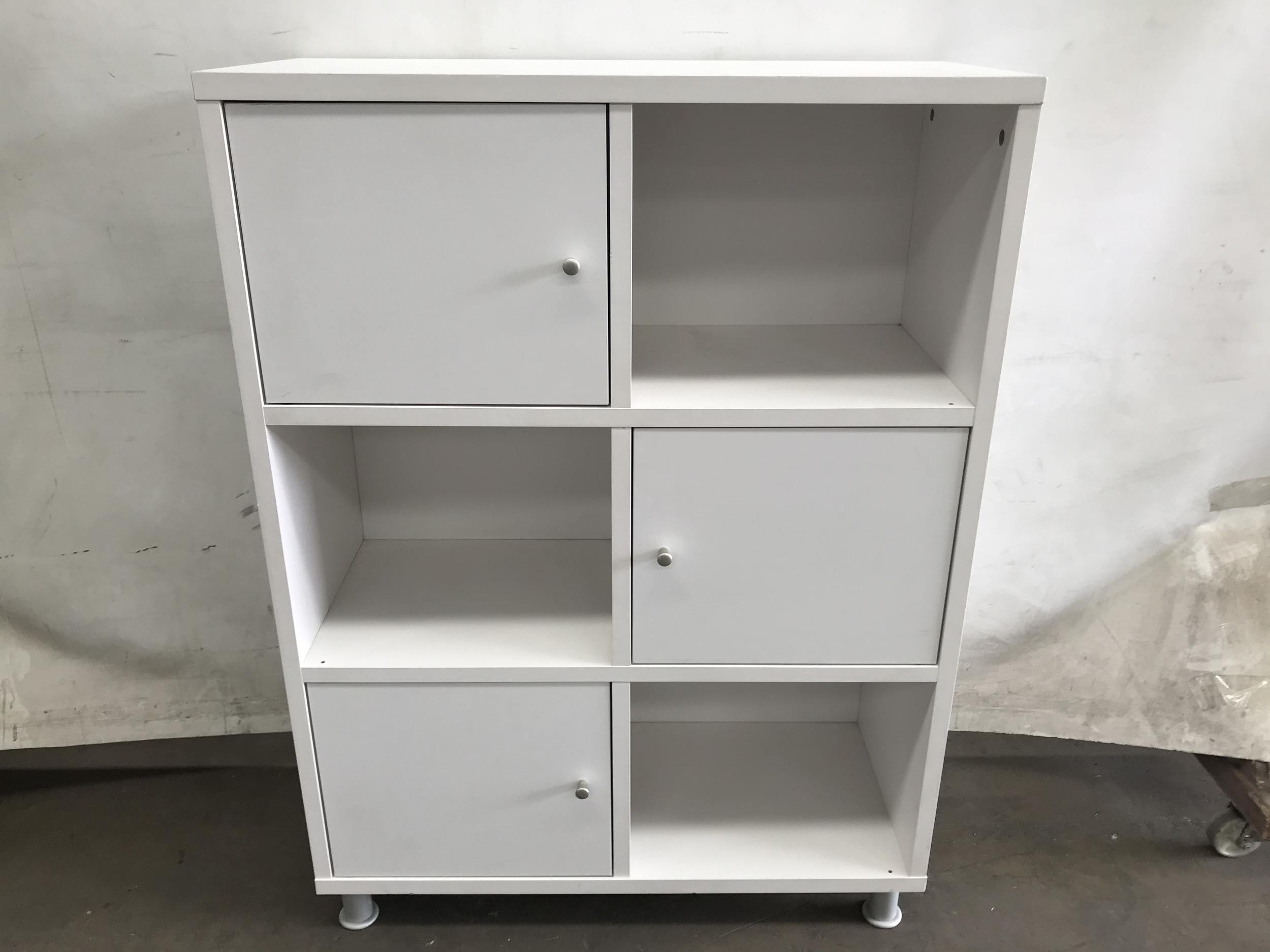 Contemporary Offset Display/Storage - Lot 1099857 | ALLBIDS