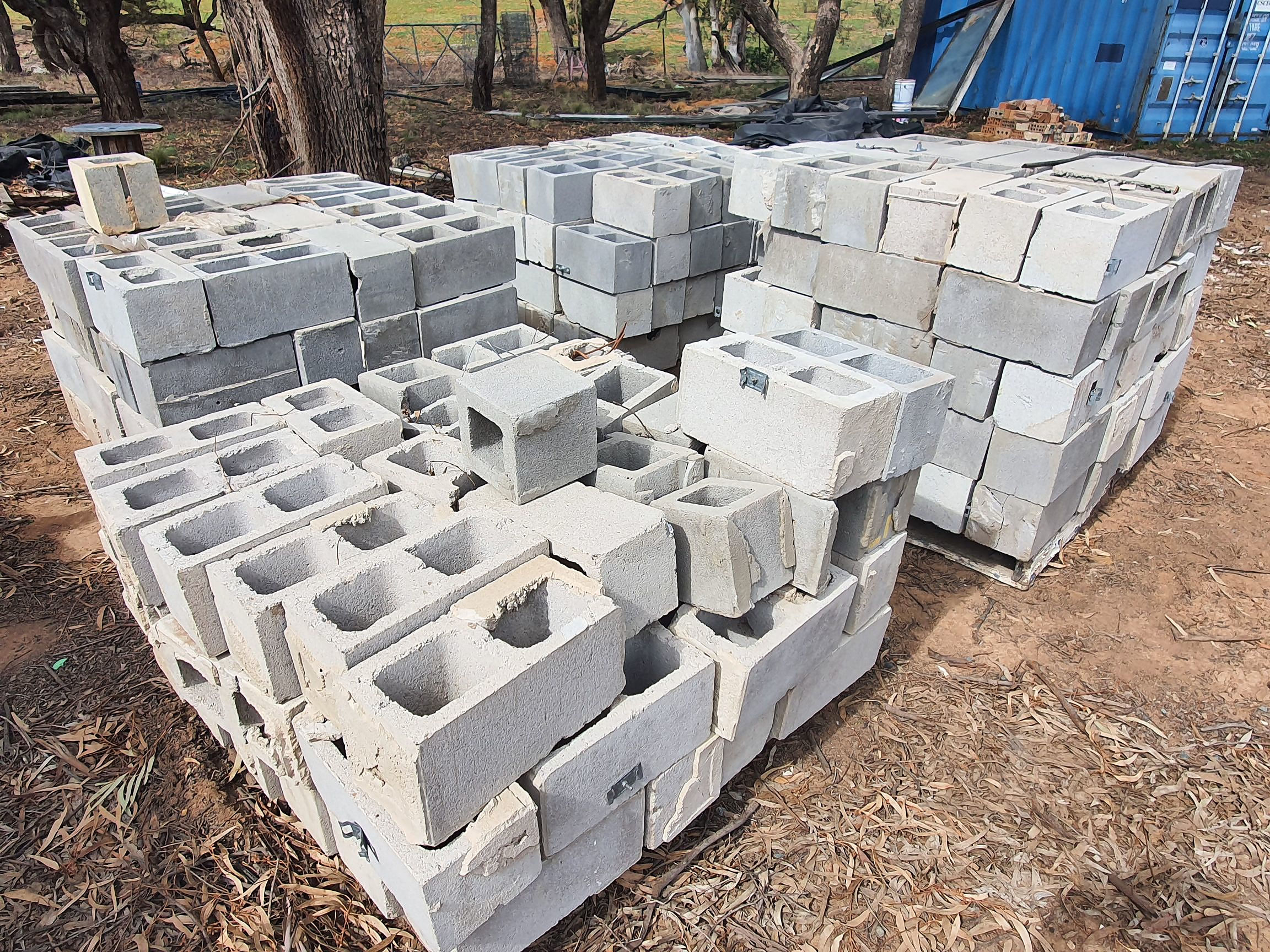 Lot 232 Concrete Besser Blocks - Lot 1110302 | ALLBIDS