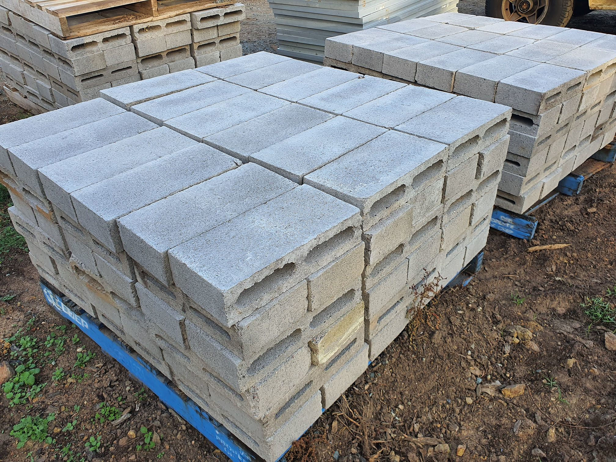 Lot 244 Skinny Cinder Blocks Lot - Lot 1110312 | ALLBIDS