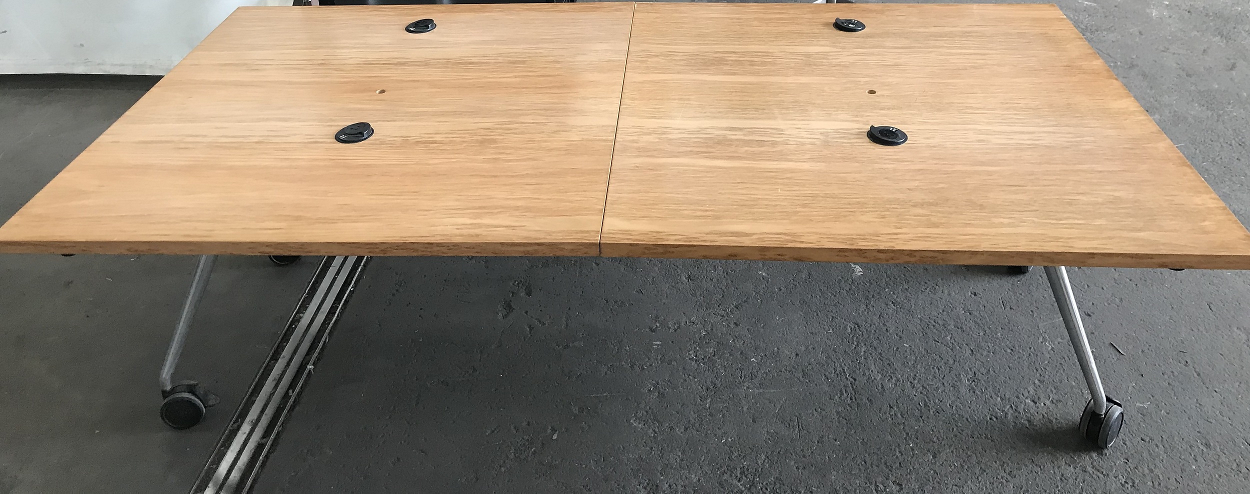 Portable Fold-Up Conference Table - Lot 1127369 | ALLBIDS