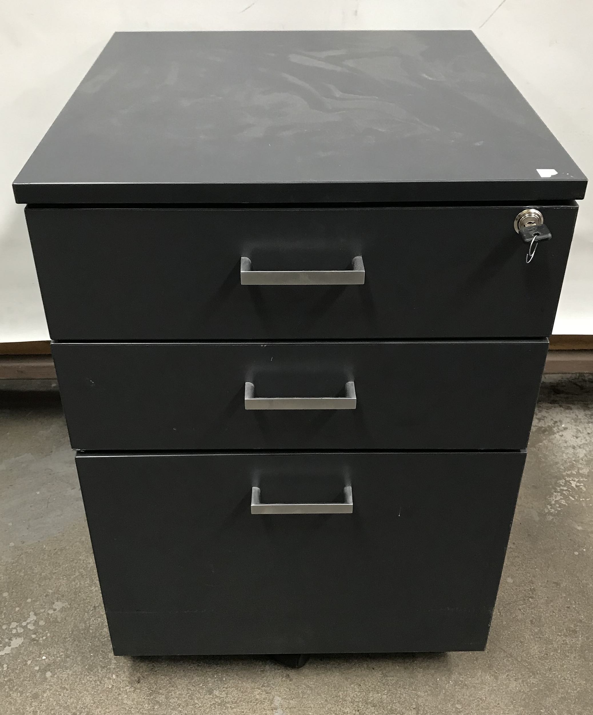 Three Drawer Lockable Filing Cabinet - Lot 1148222 | ALLBIDS